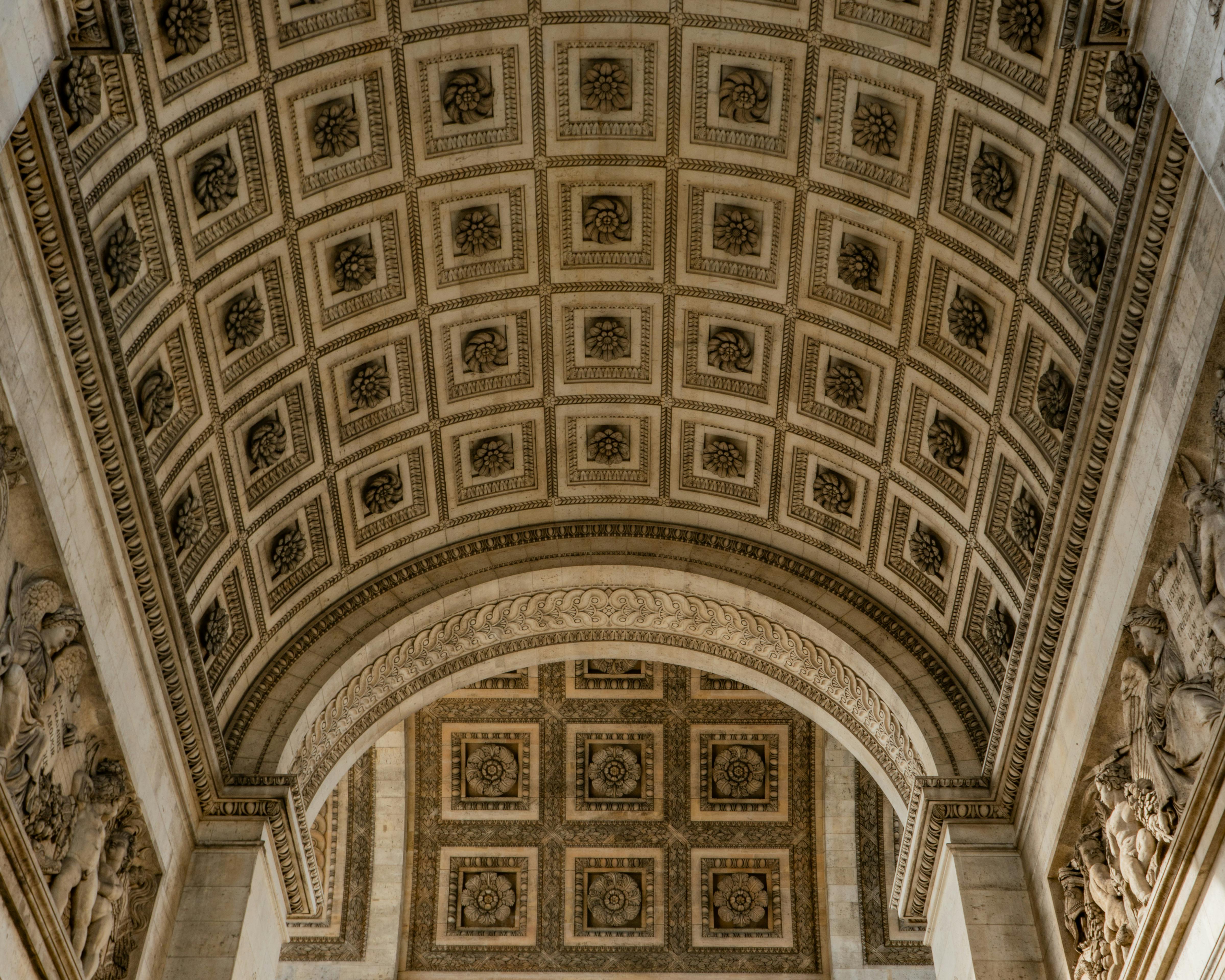 Intricate Arch Ceiling with Classic Detailing · Free Stock Photo