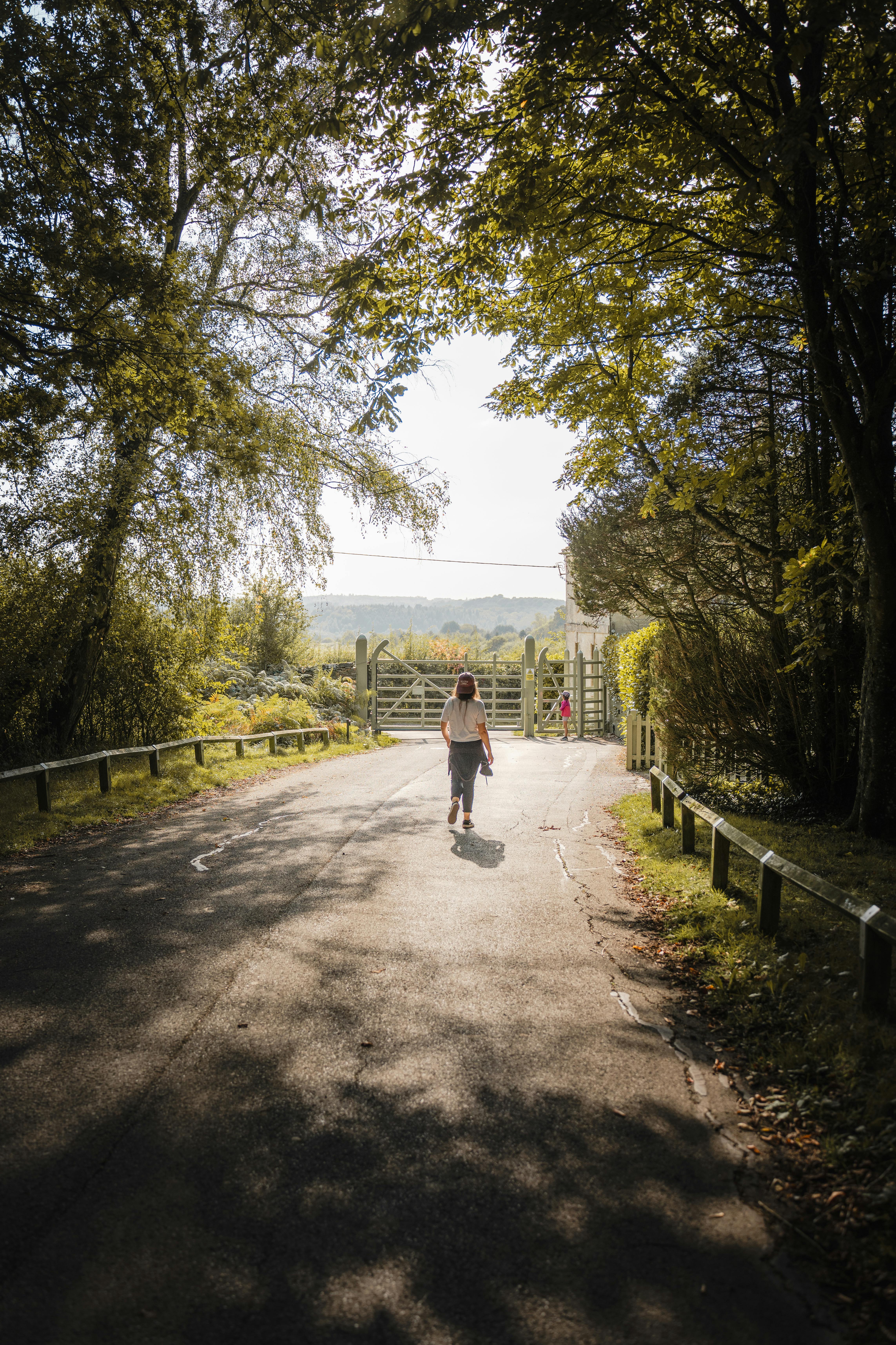 Sunny Pathway in Woodstock, England · Free Stock Photo