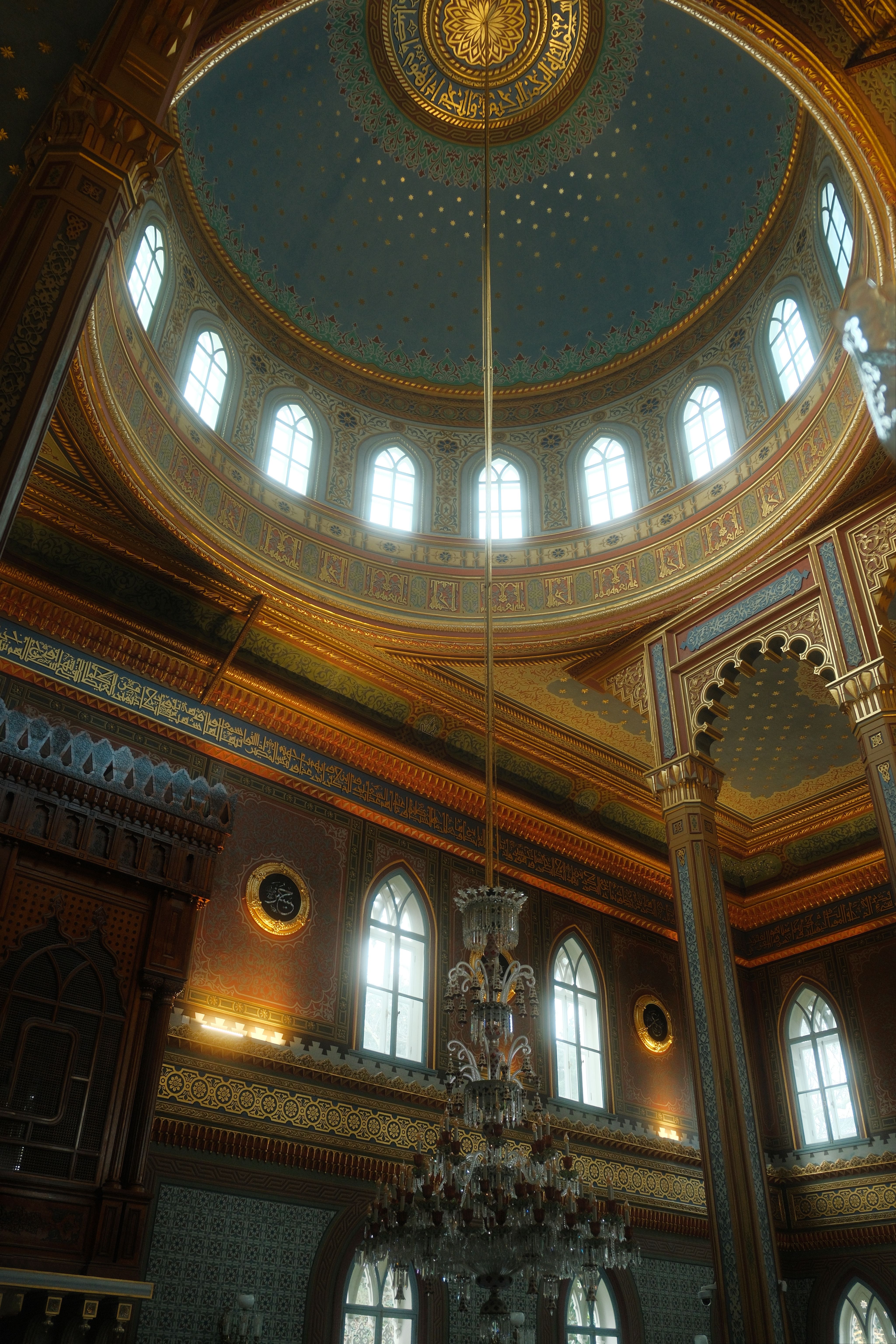 Architectural Marvel of an Ornate Dome Interior · Free Stock Photo