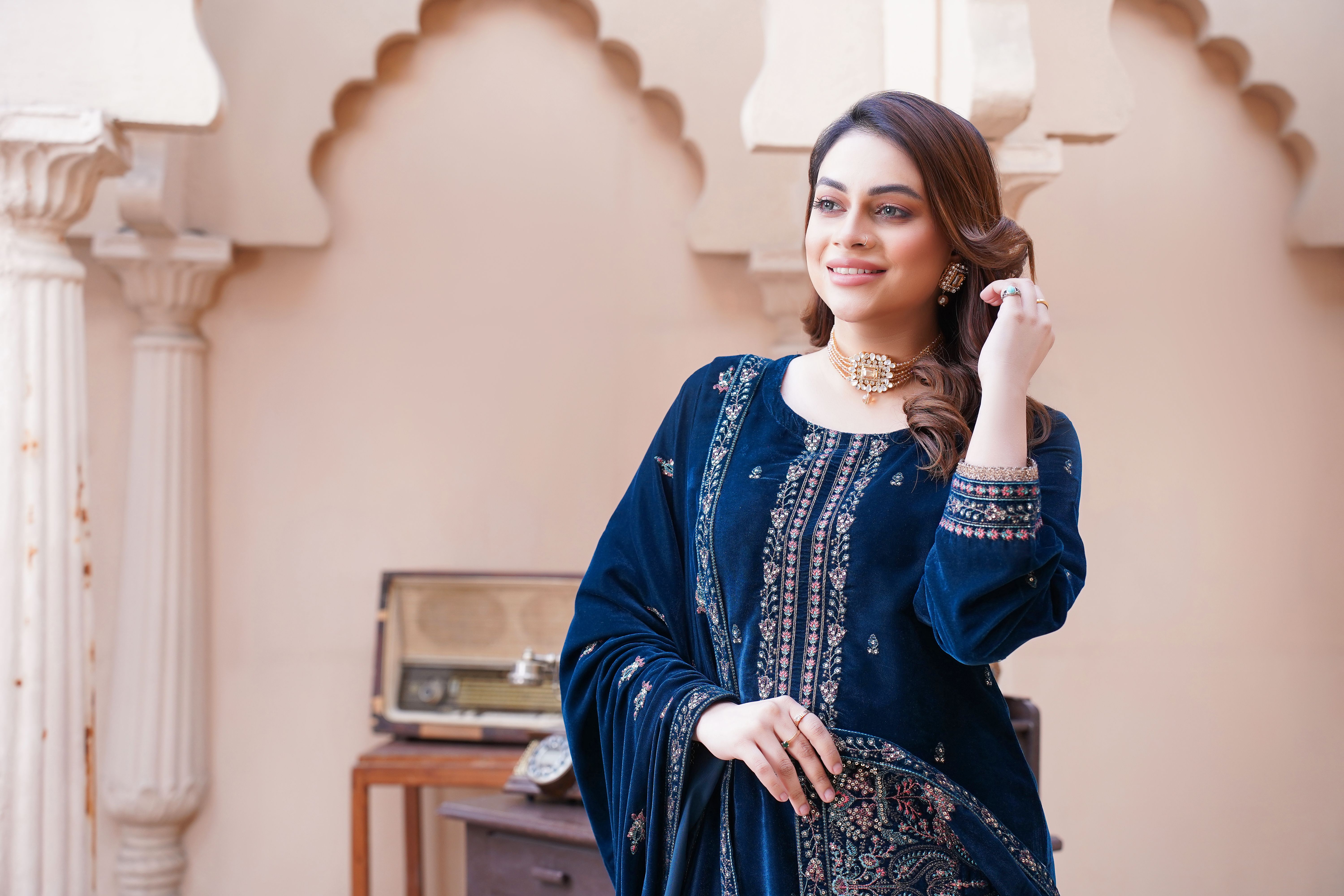 Elegant Velvet Dress Fashion Shoot in Lahore · Free Stock Photo