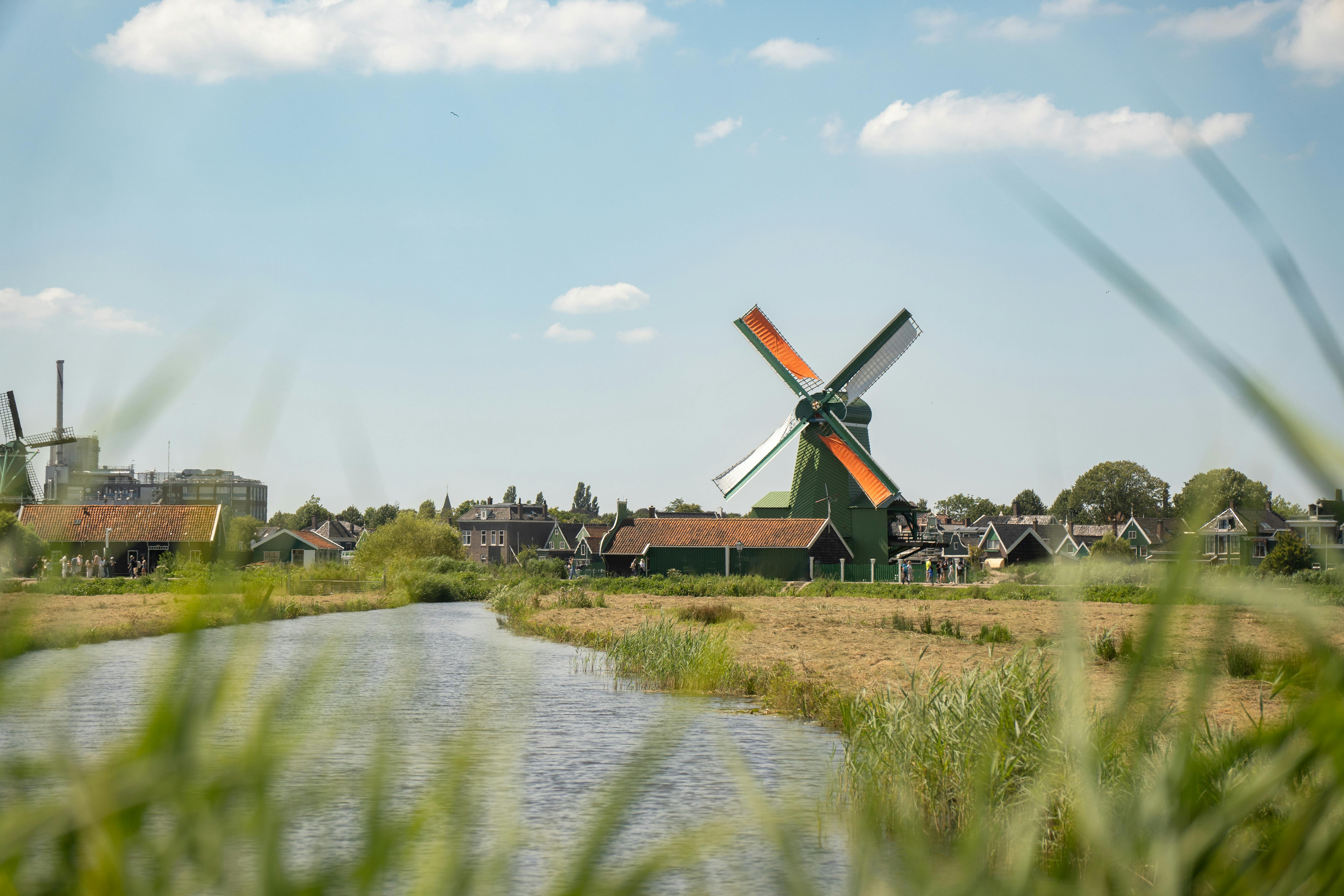 Zaandam'daki Riverside'da Geleneksel Hollanda Yel Değirmeni · Ücretsiz ...