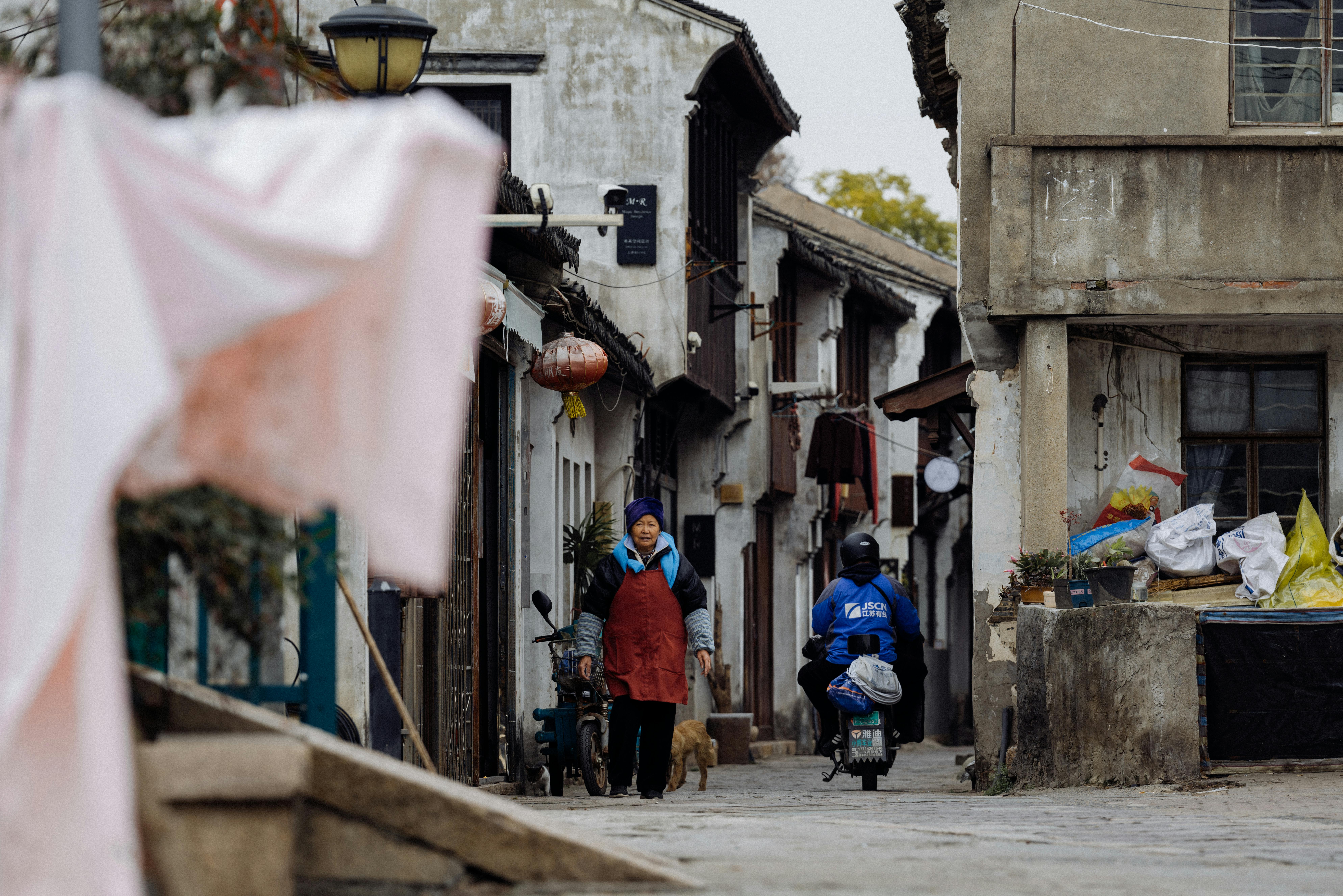 Charming Street Scene in a Traditional Chinese Village · Free Stock Photo