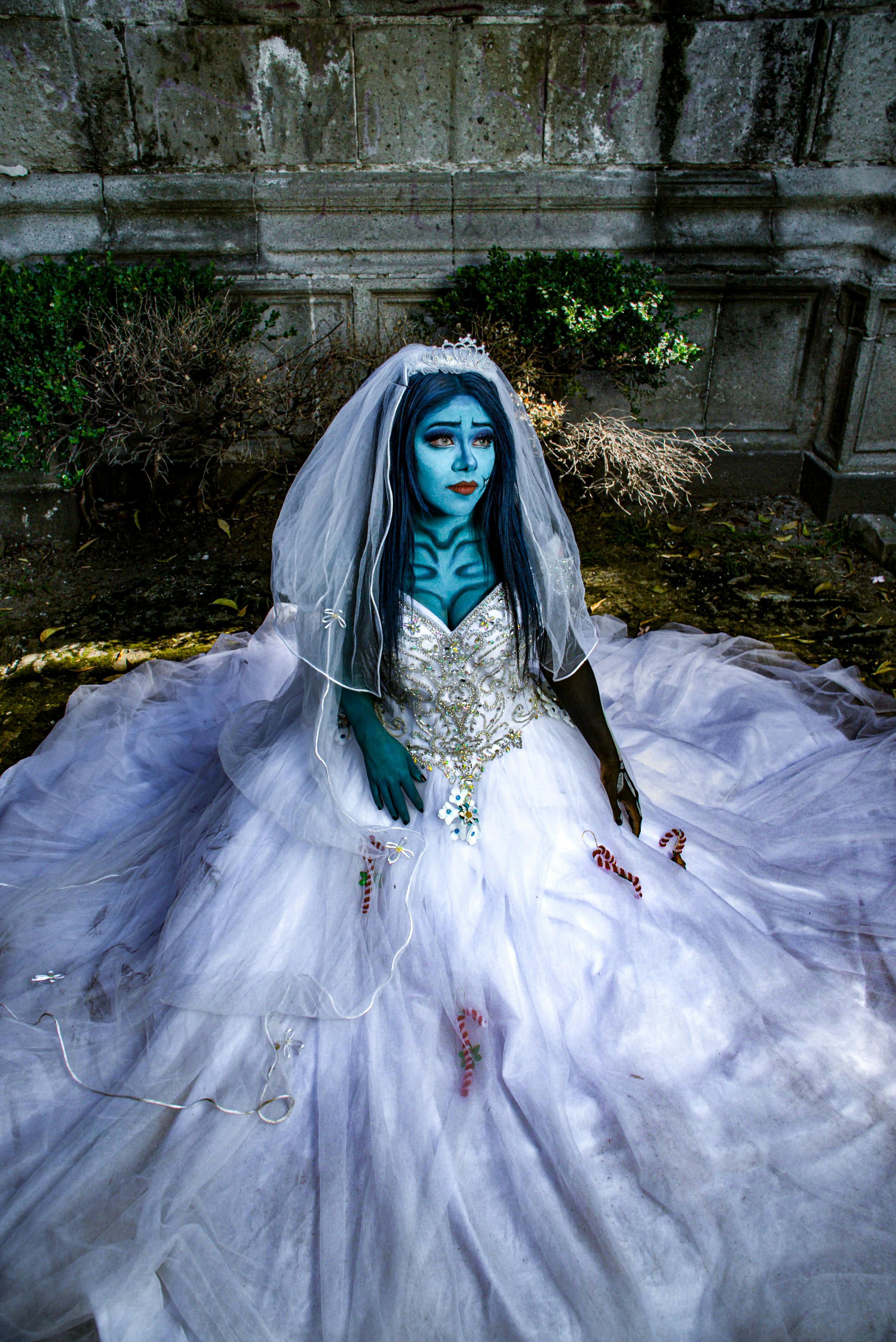 Fantasy Bride in Enchanted Garden Setting · Free Stock Photo