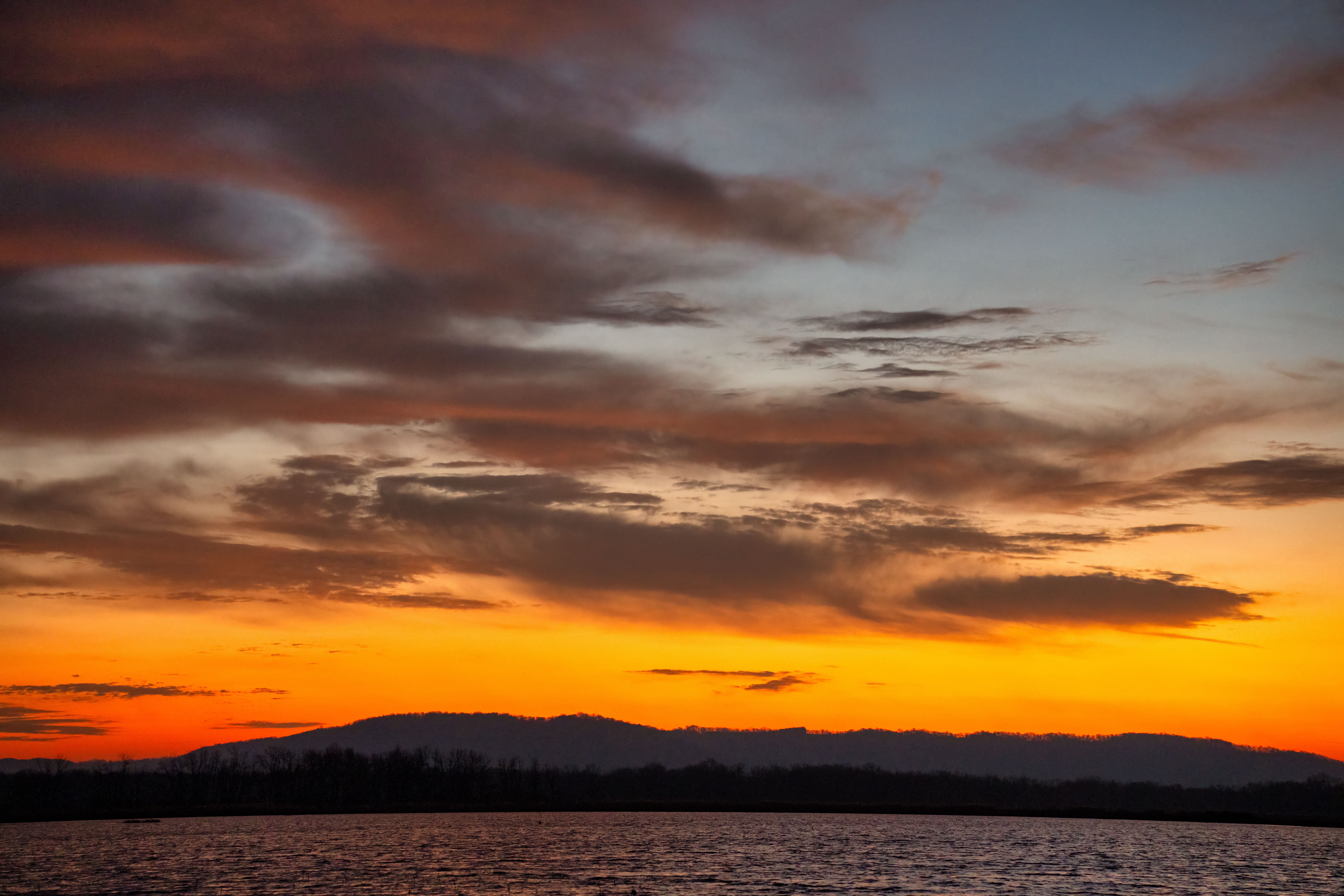 Breathtaking Sunset Over Lake in Frontenac, Minnesota · Free Stock Photo