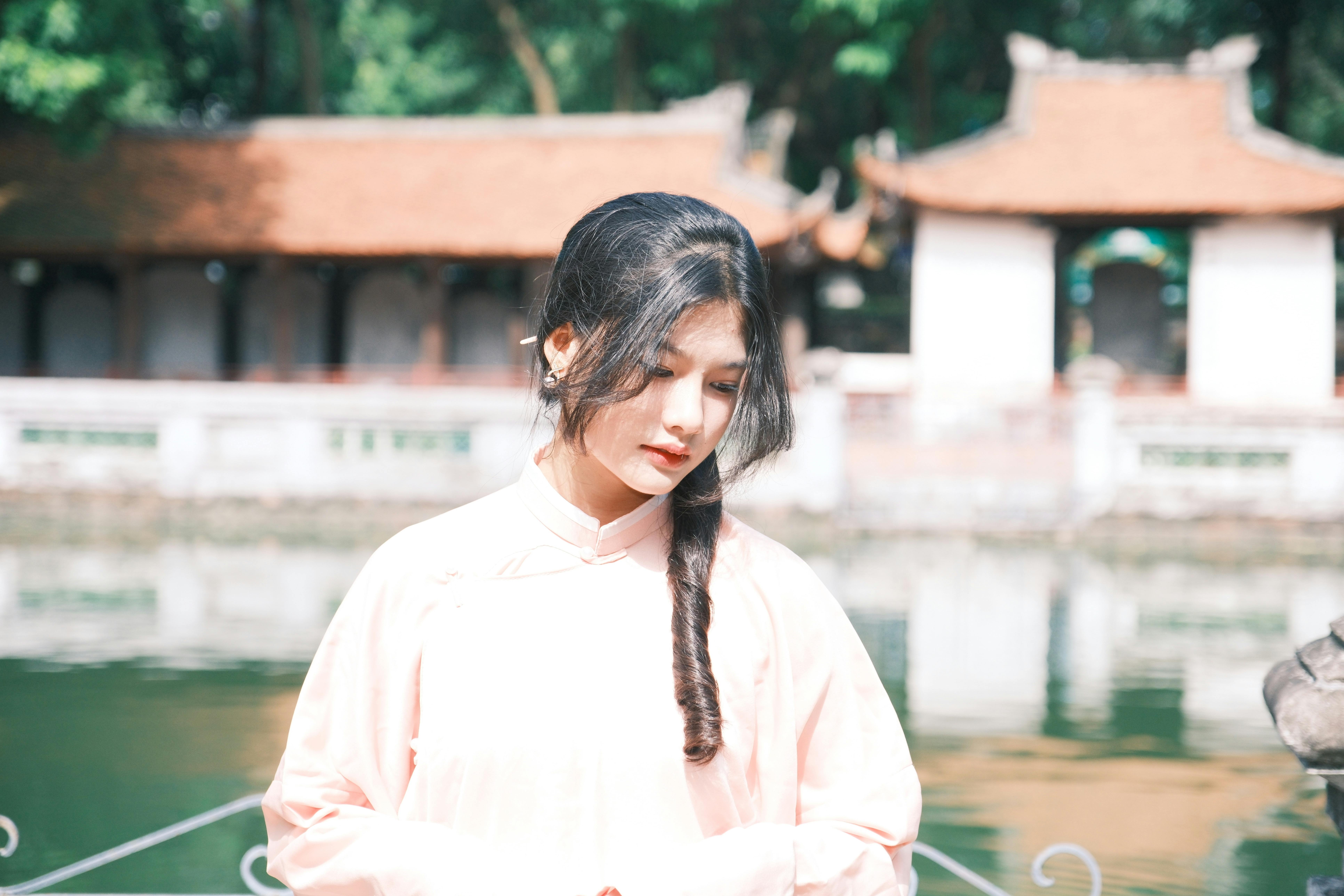 Tranquil Reflection by a Historic Temple · Free Stock Photo