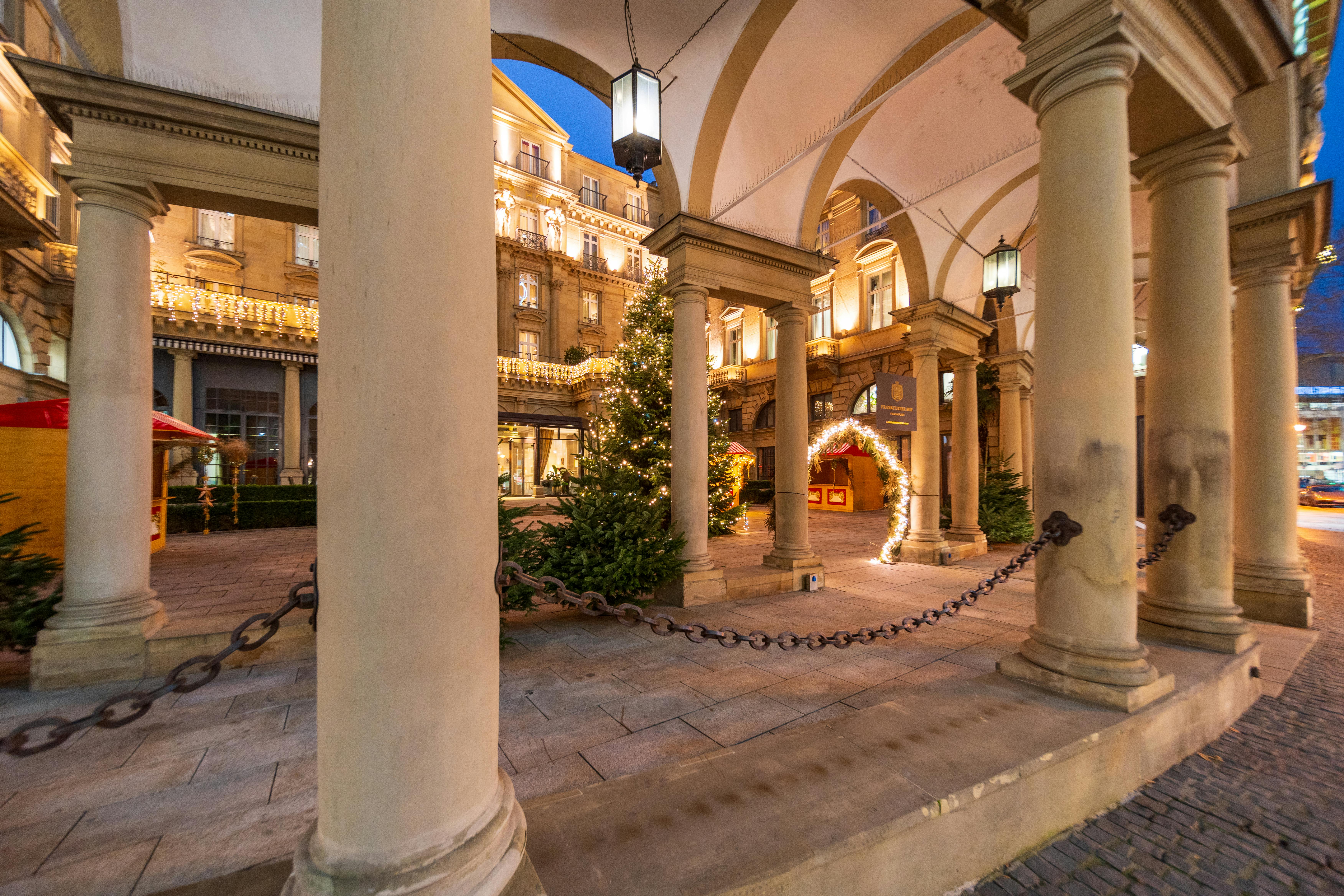 Festive European Courtyard in Evening Light · Free Stock Photo