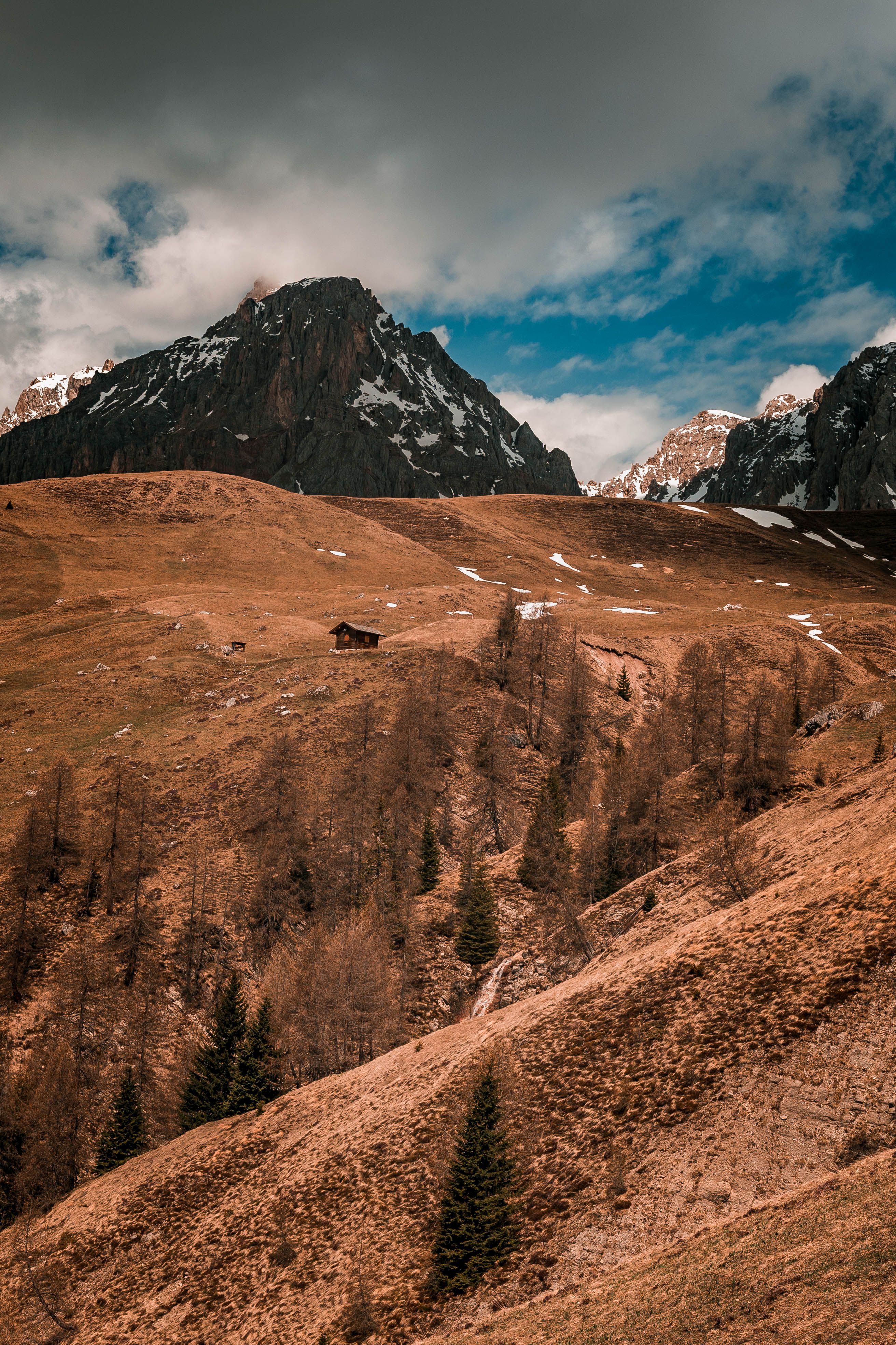 Scenic Mountain View with Rustic Cabin · Free Stock Photo