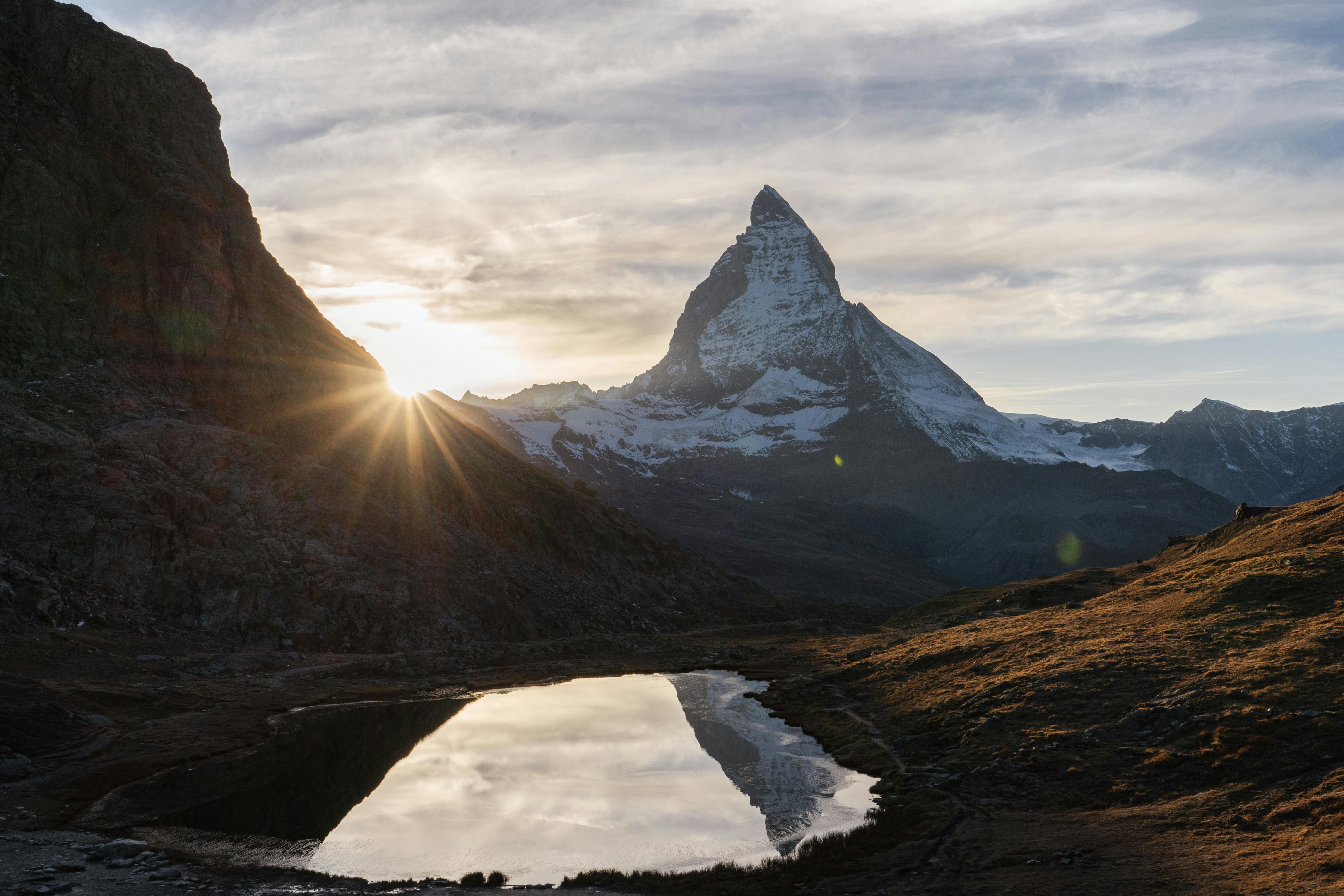 Stunning Sunrise Over Matterhorn in Zermatt · Free Stock Photo