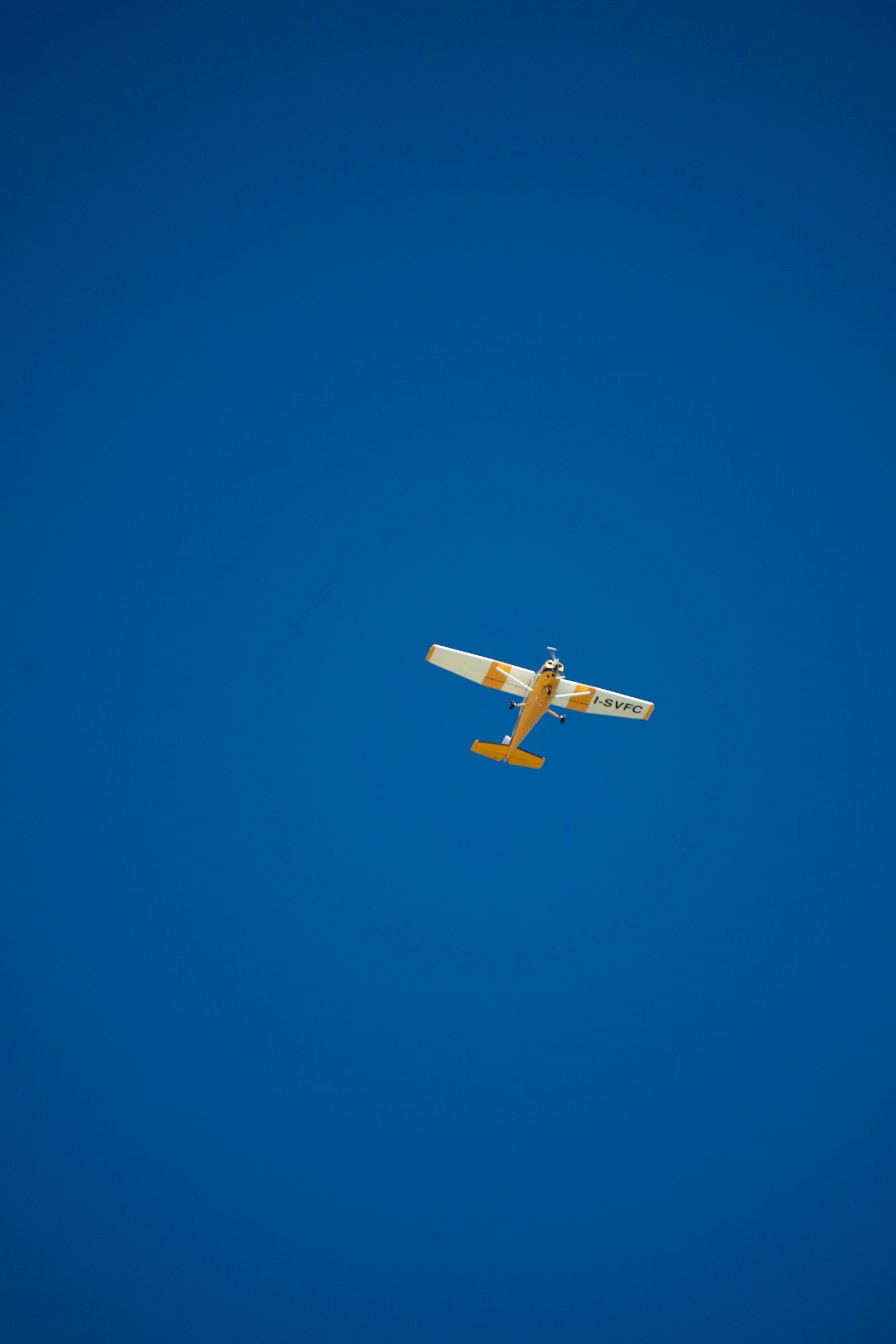 Plane In Flight Photos, Download The BEST Free Plane In Flight Stock ...