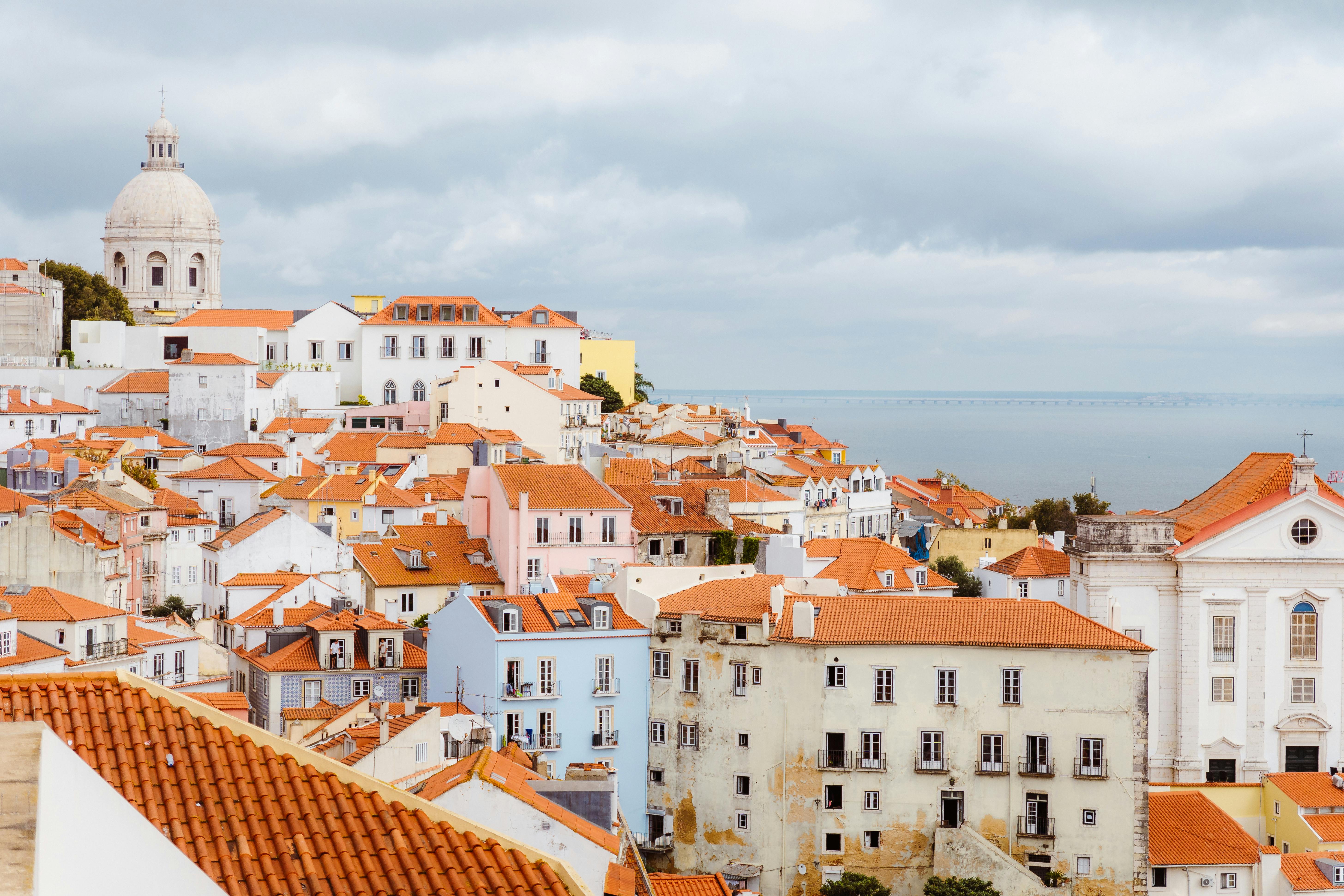 Vista Panorámica Del Barrio De Alfama En Lisboa · Foto de stock gratuita