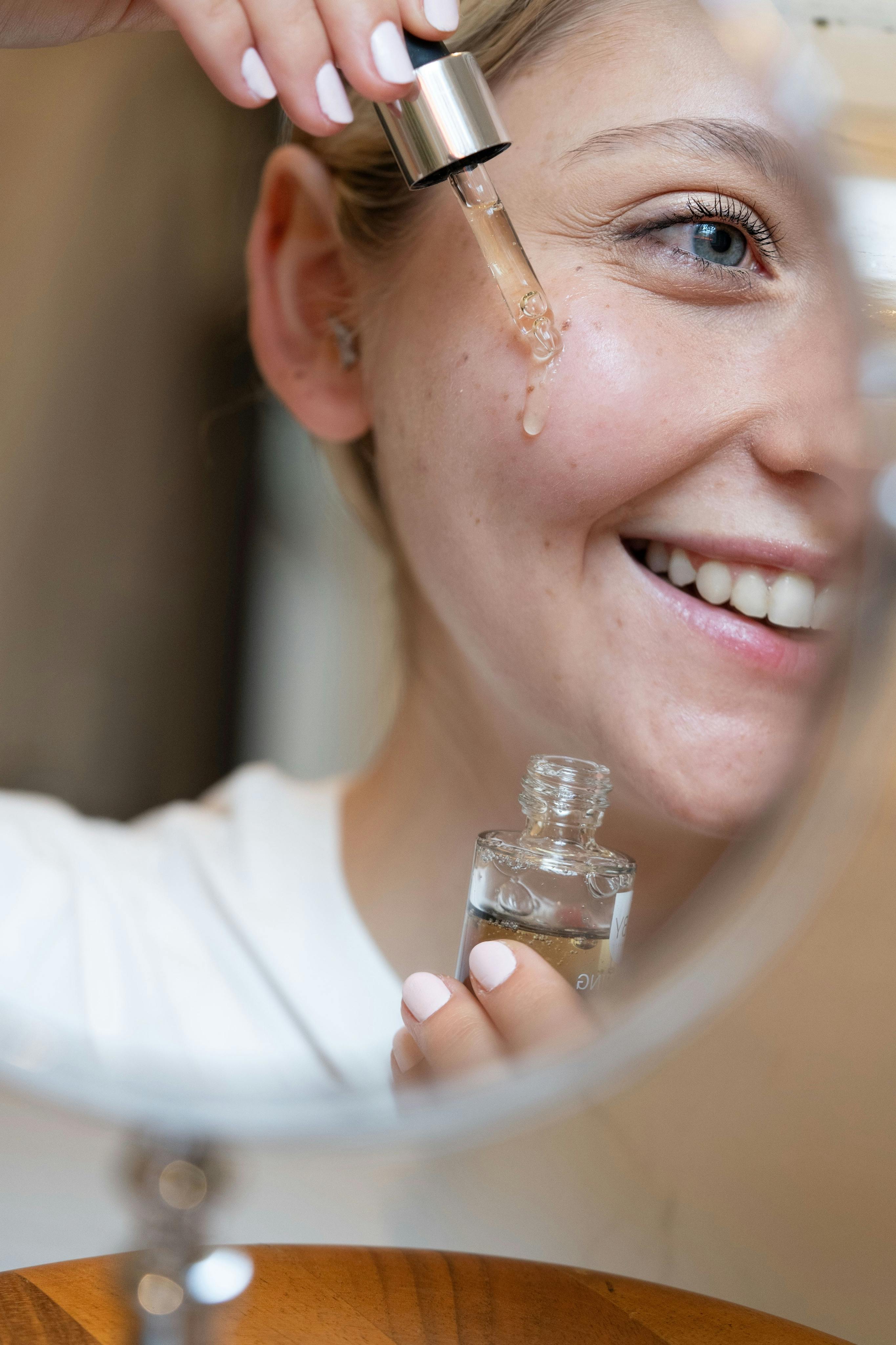 Someone Smiling Photos, Download The BEST Free Someone Smiling Stock ...