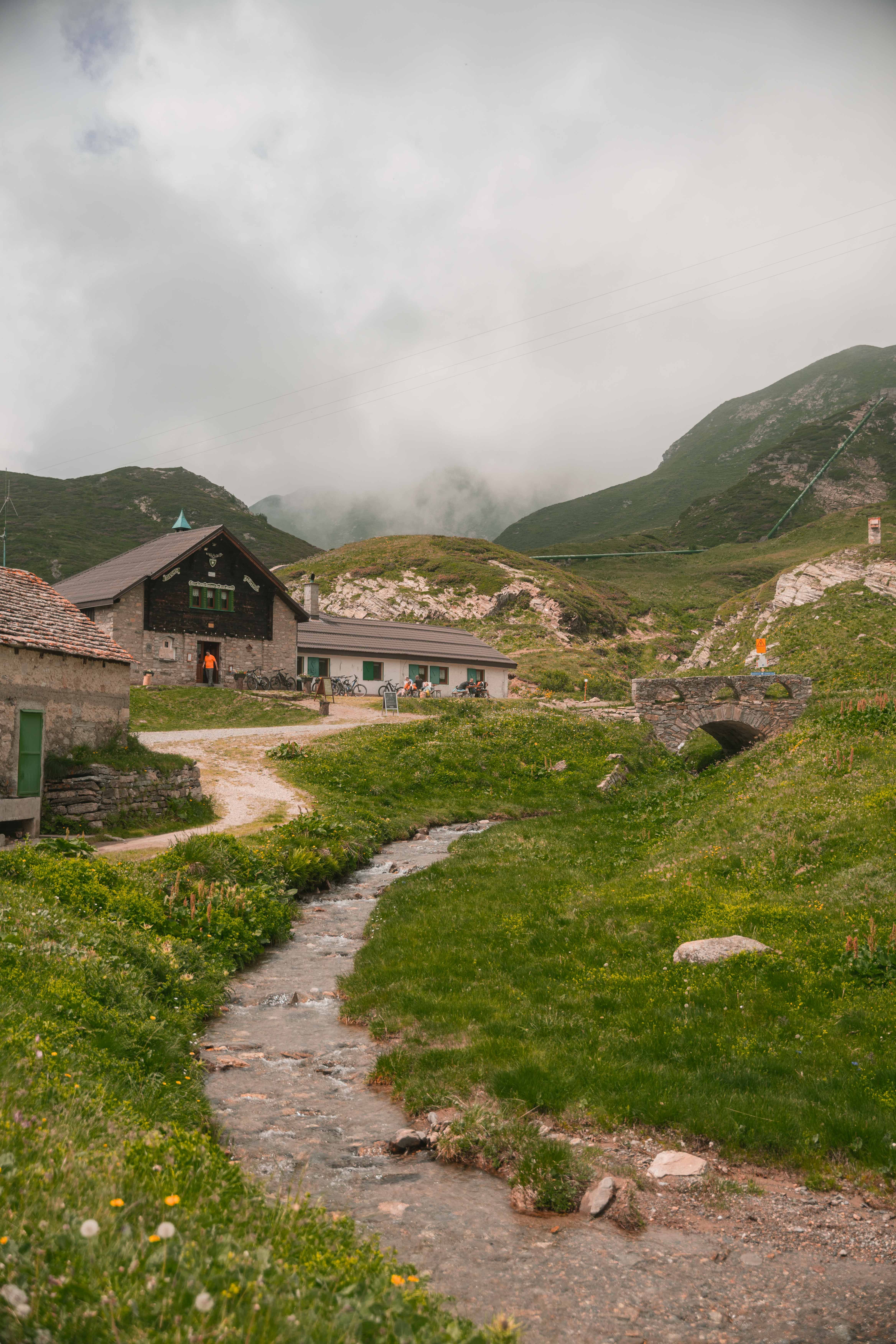 Refugio De Montaña Con Encanto En Piamonte, Italia · Foto de stock gratuita