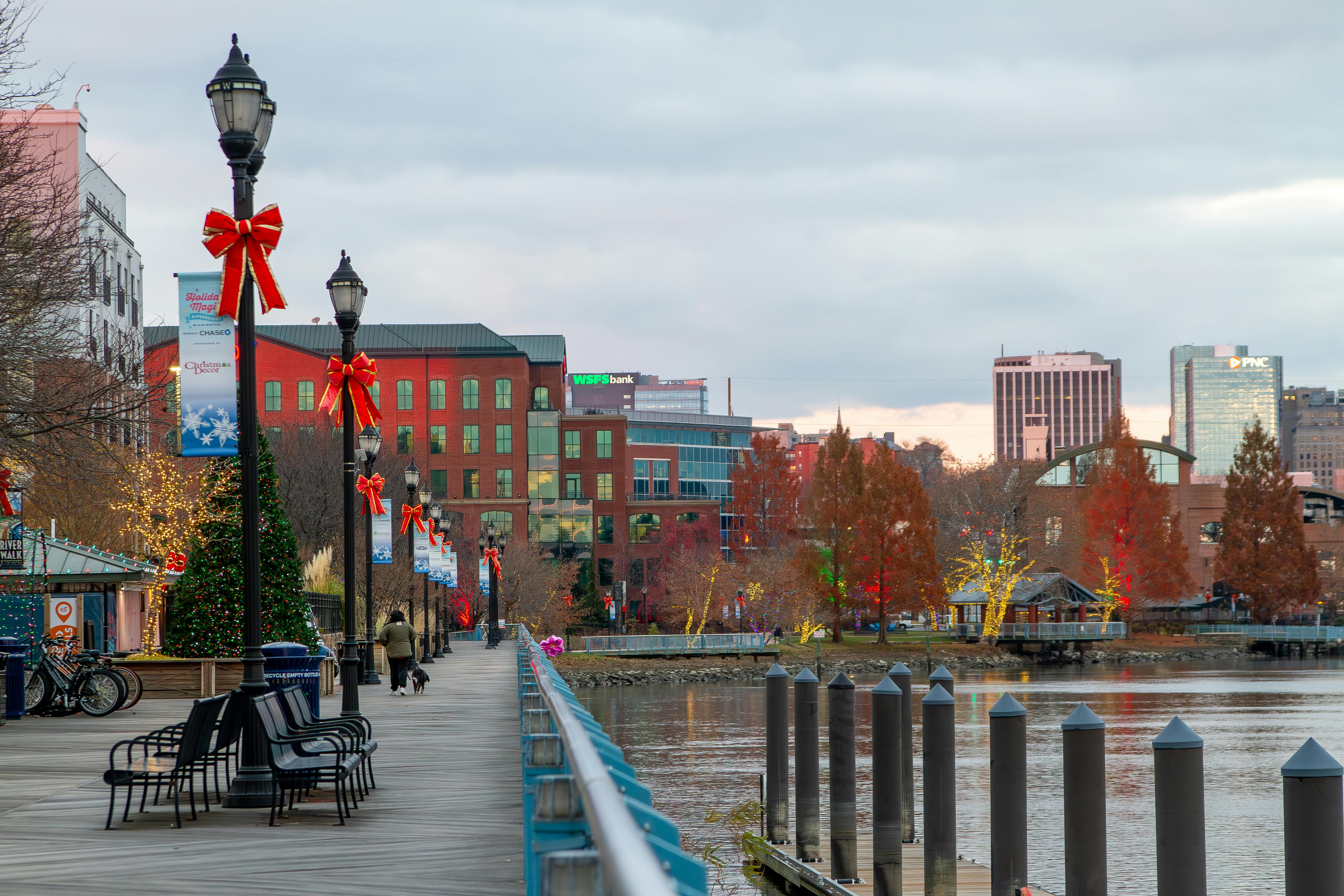 Scenic Wilmington Riverfront Holiday Decor · Free Stock Photo