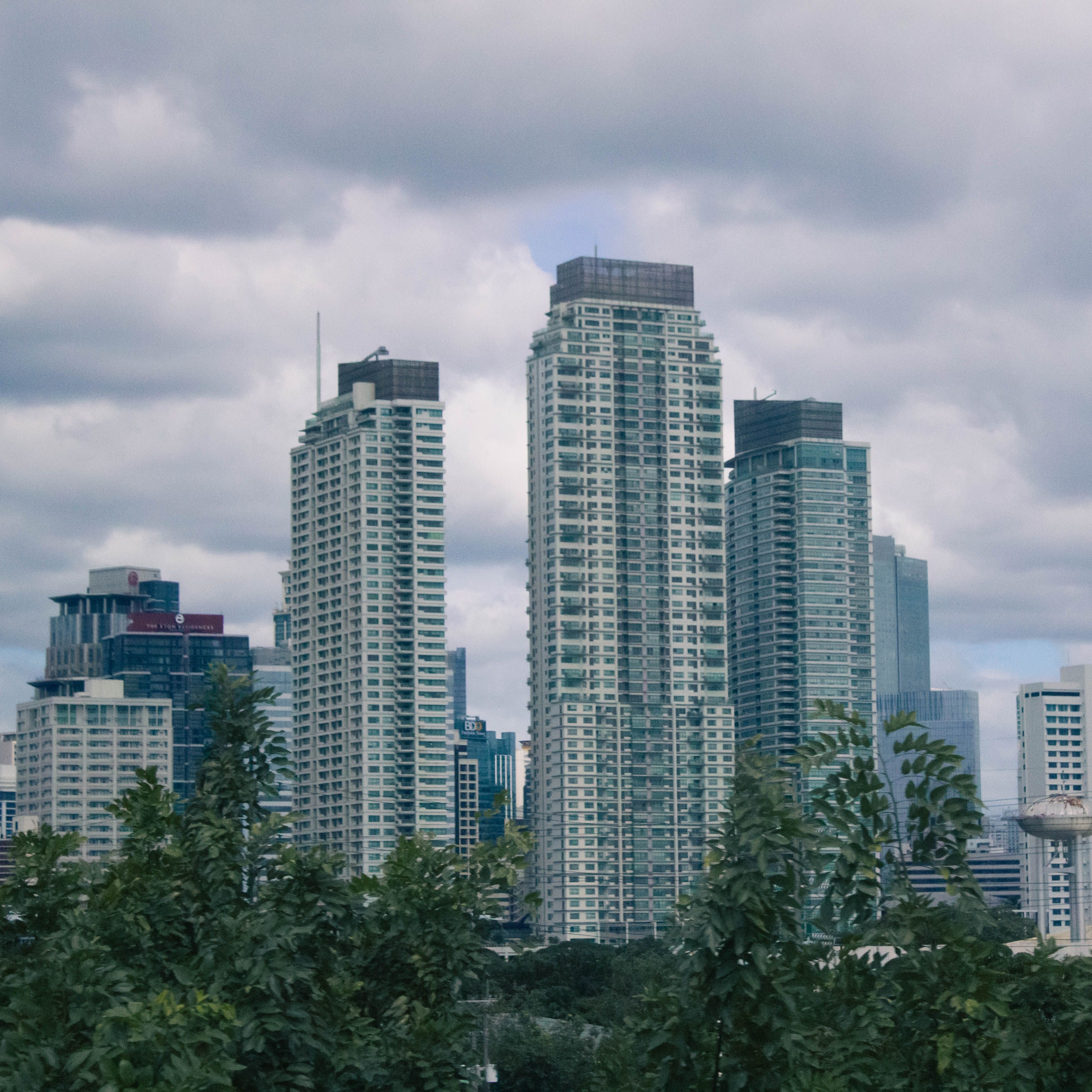 Skyline of Makati City in Metro Manila · Free Stock Photo
