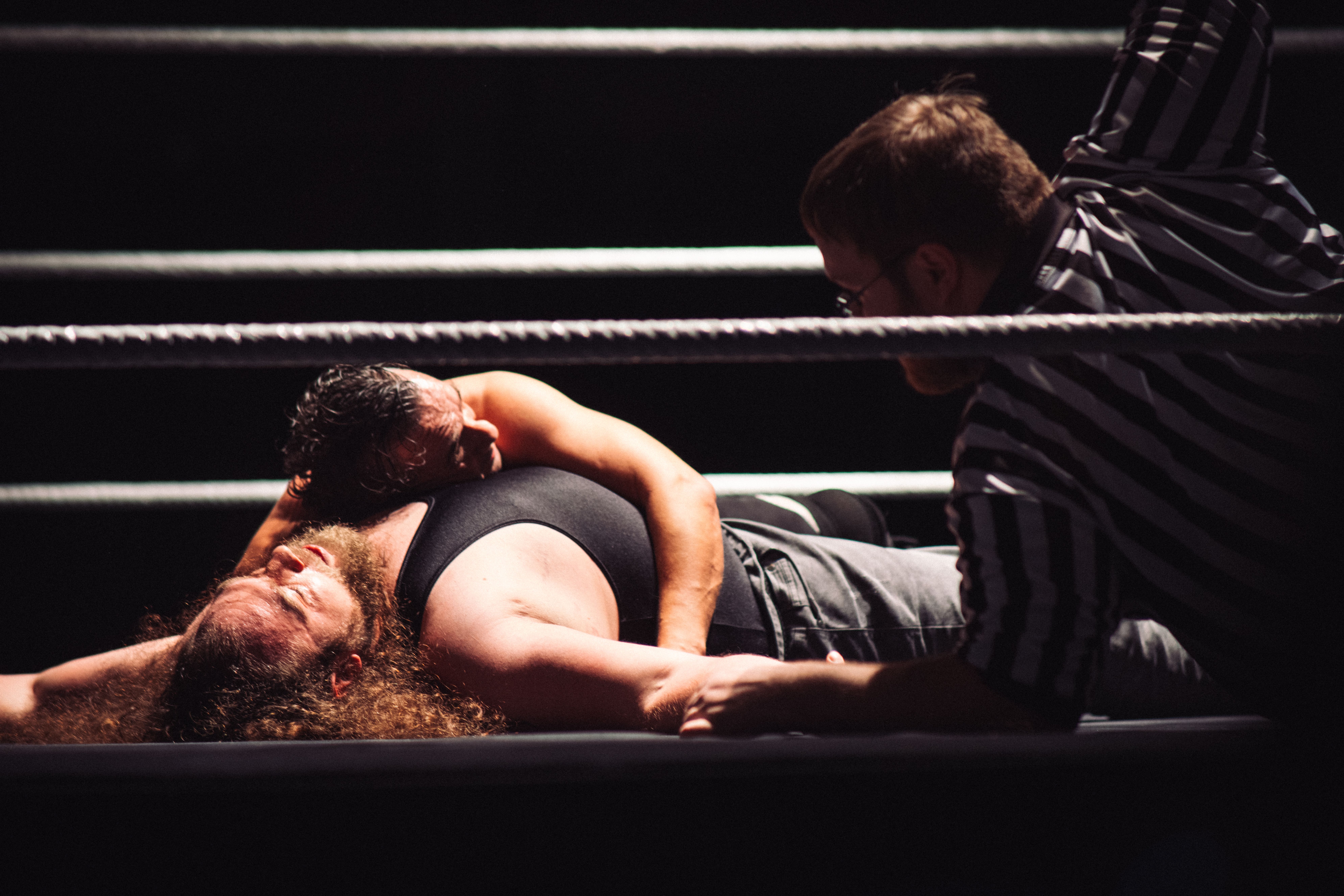 Dramatic Wrestling Match Pinfall Moment · Free Stock Photo