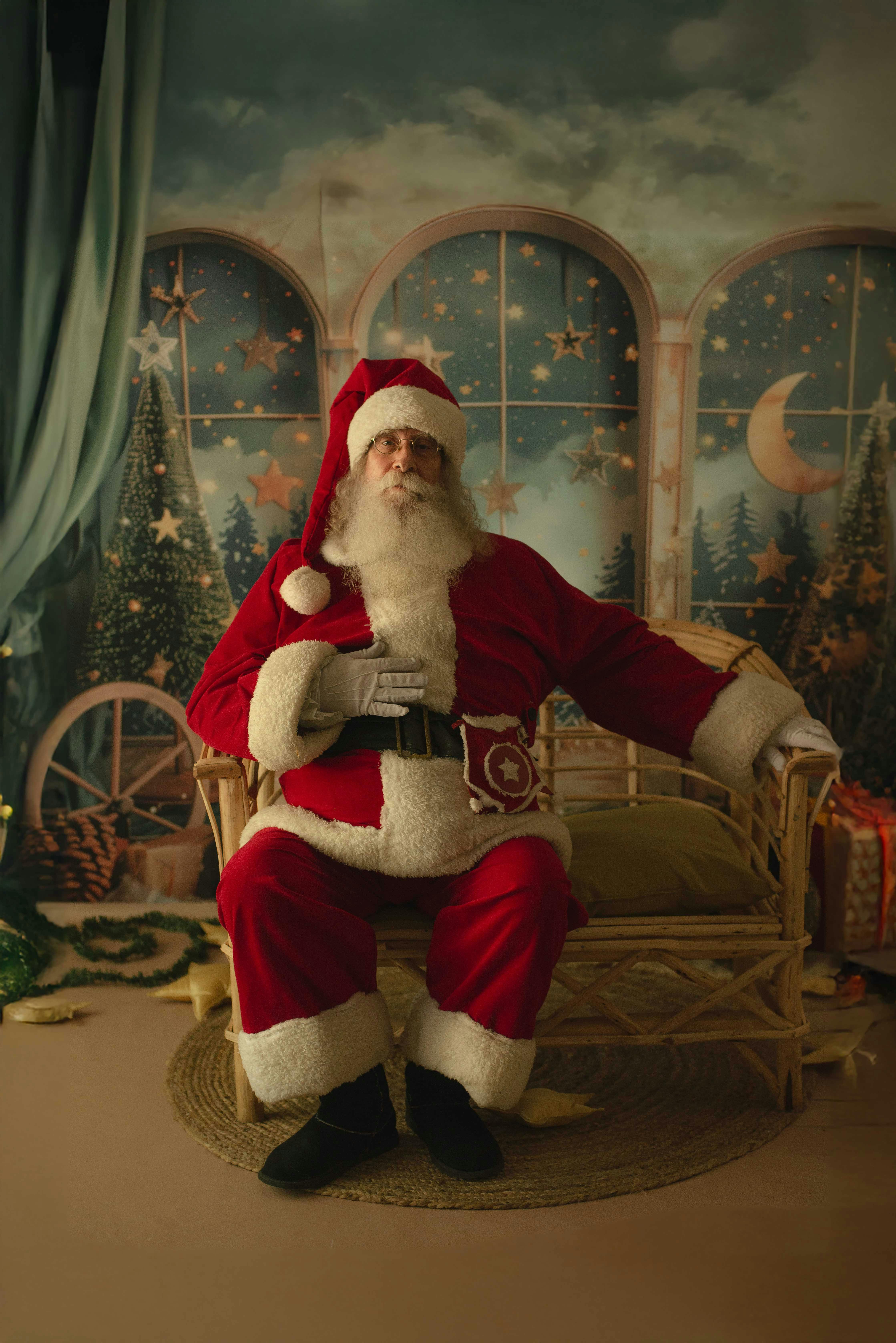 Traditional Santa Claus in a Festive Setting · Free Stock Photo