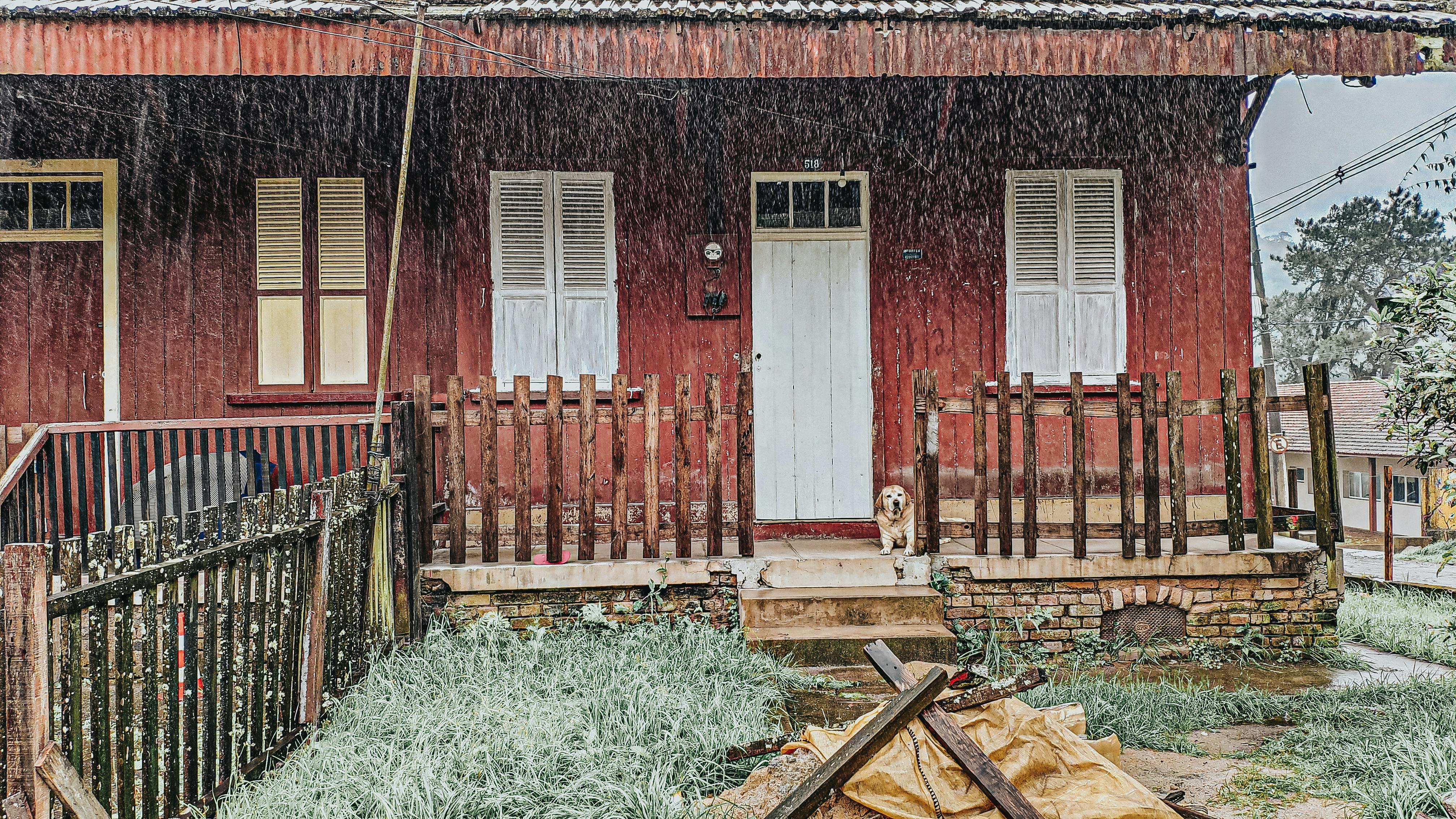Raining House Photos, Download The BEST Free Raining House Stock Photos ...