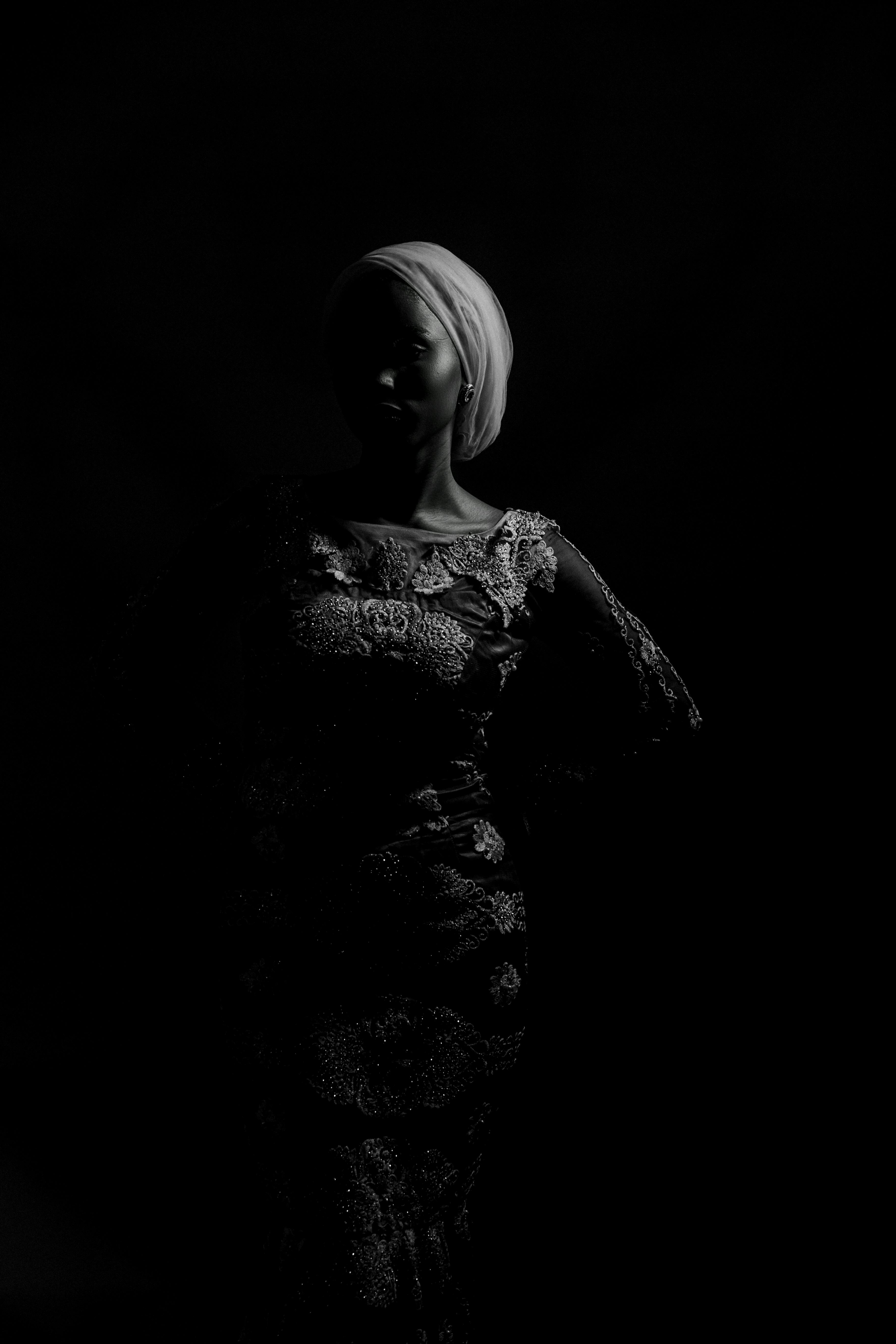 Person's Body Covered with Cloth · Free Stock Photo