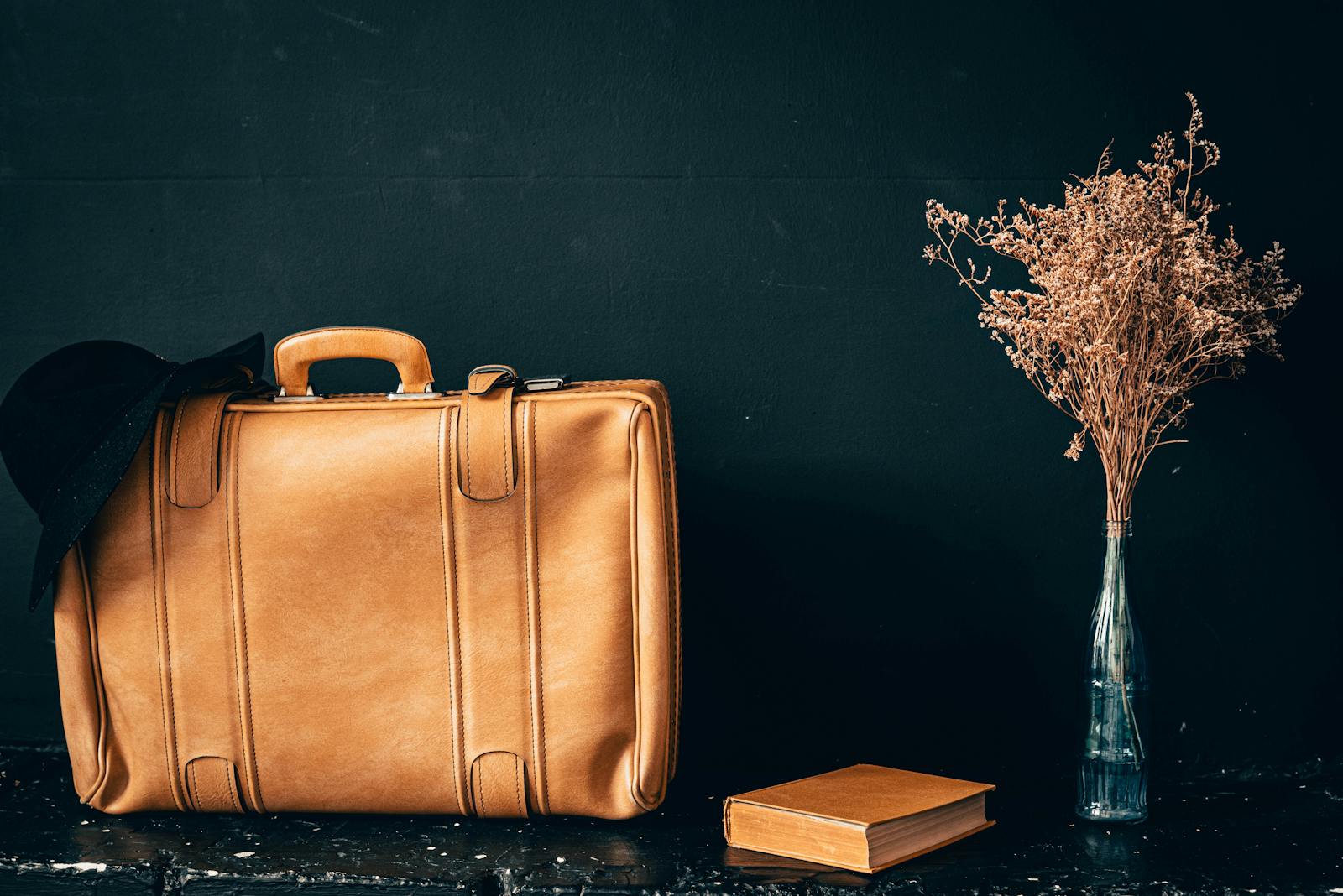 Briefcase Photos, Download The BEST Free Briefcase Stock Photos & HD Images