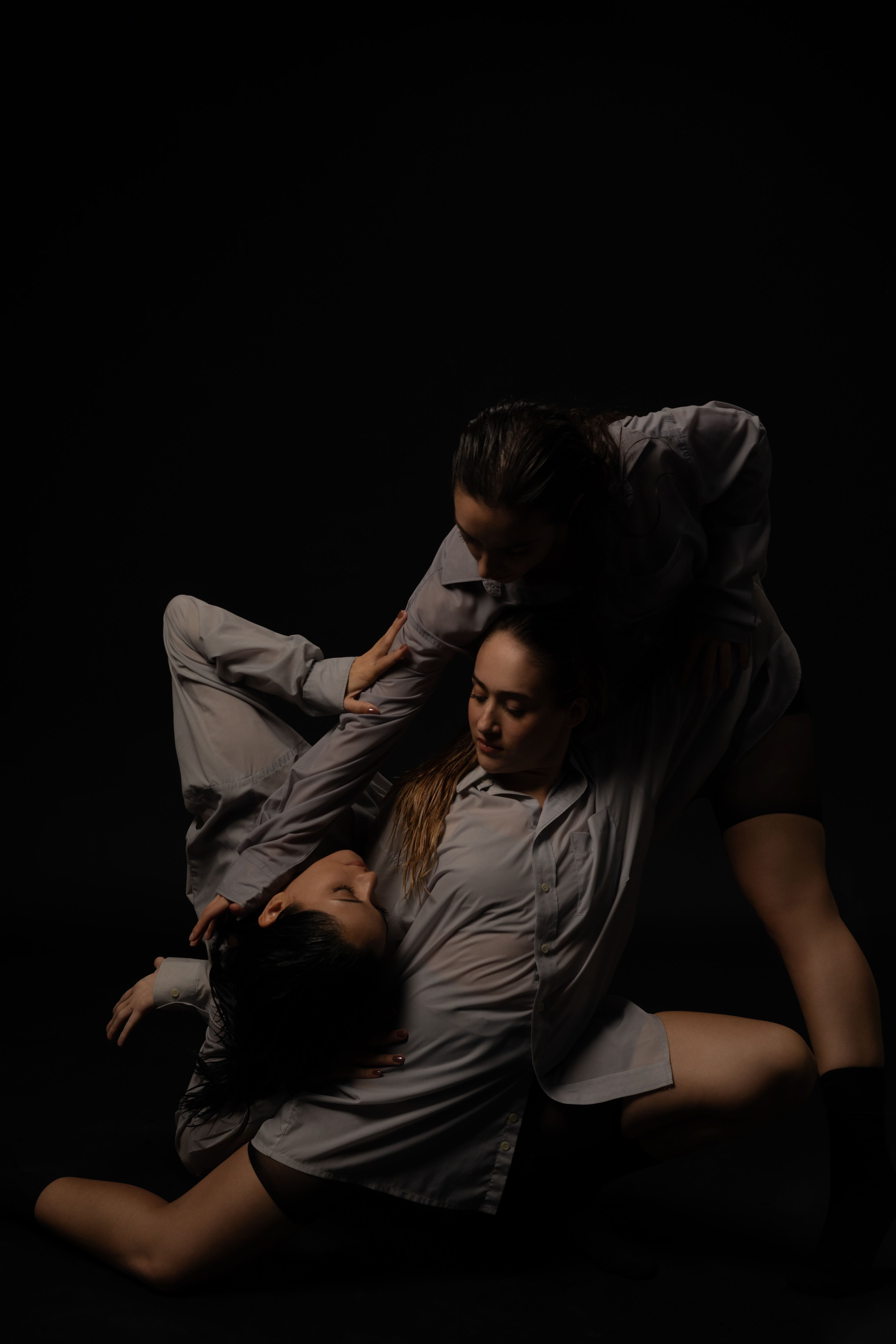 Dynamic Trio Performing Contemporary Dance · Free Stock Photo