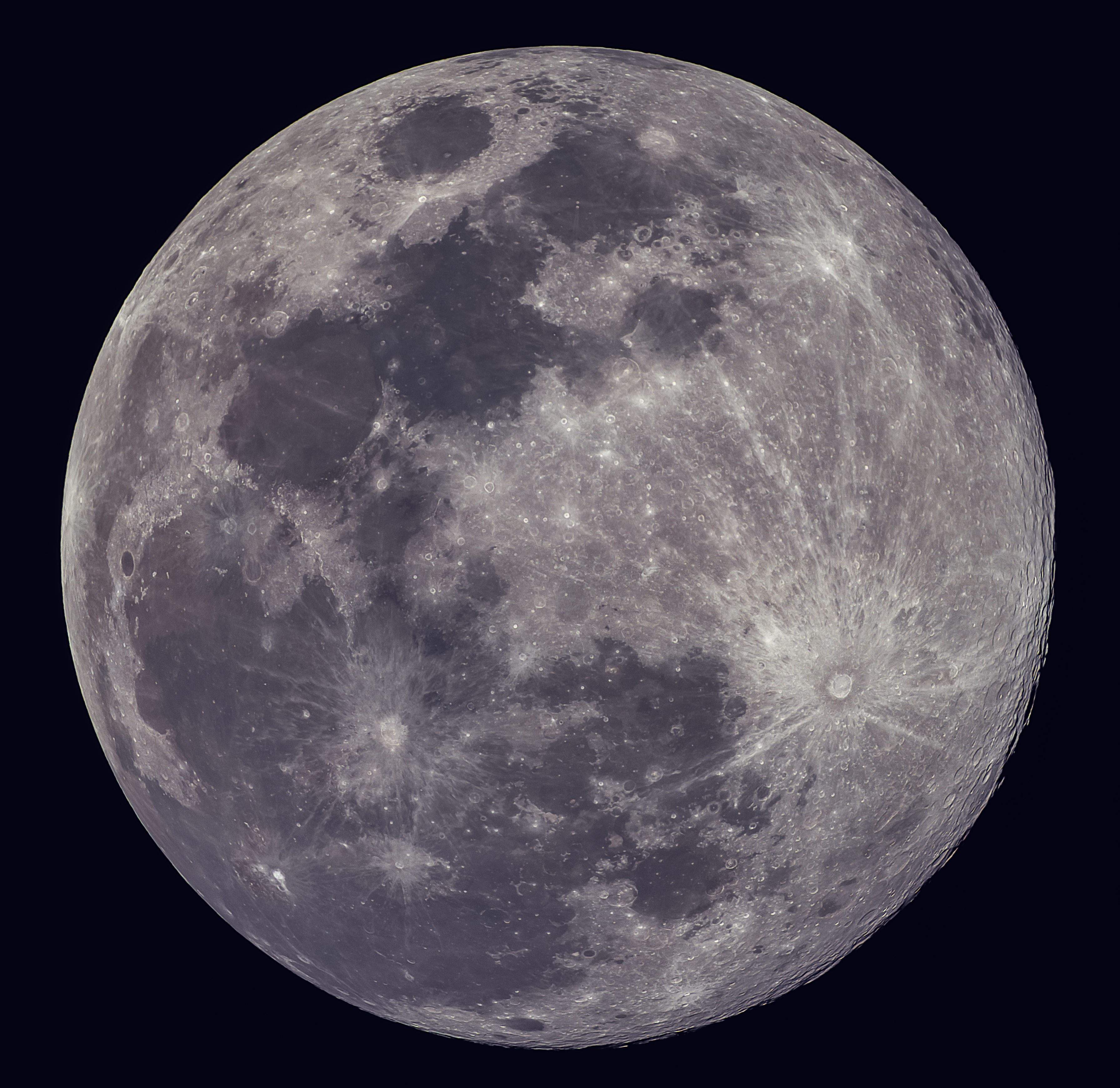 Luna Llena Con Cráteres Detallados En El Cielo Nocturno · Foto de stock ...