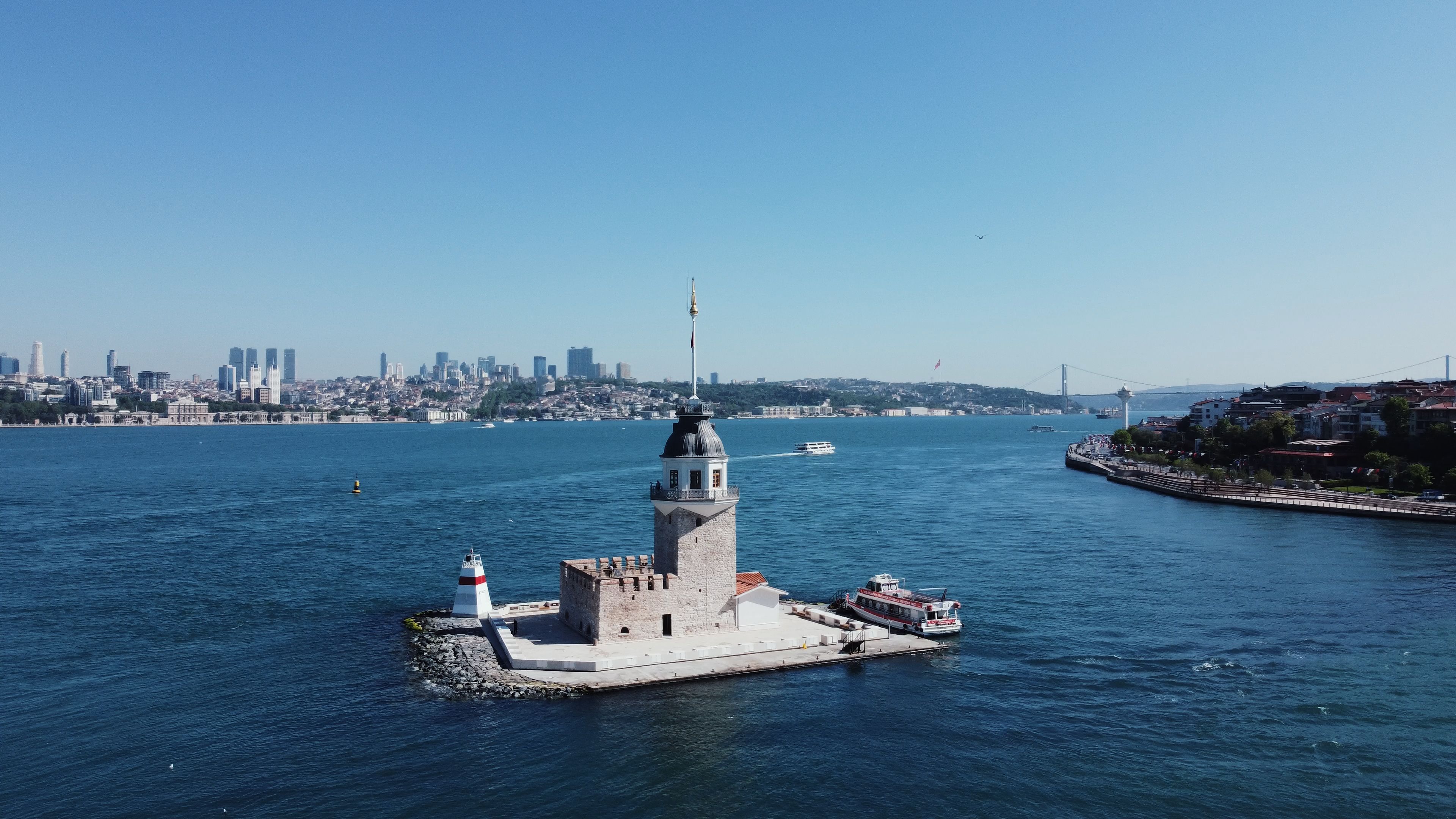 Aerial View of Maiden's Tower in Istanbul · Free Stock Photo