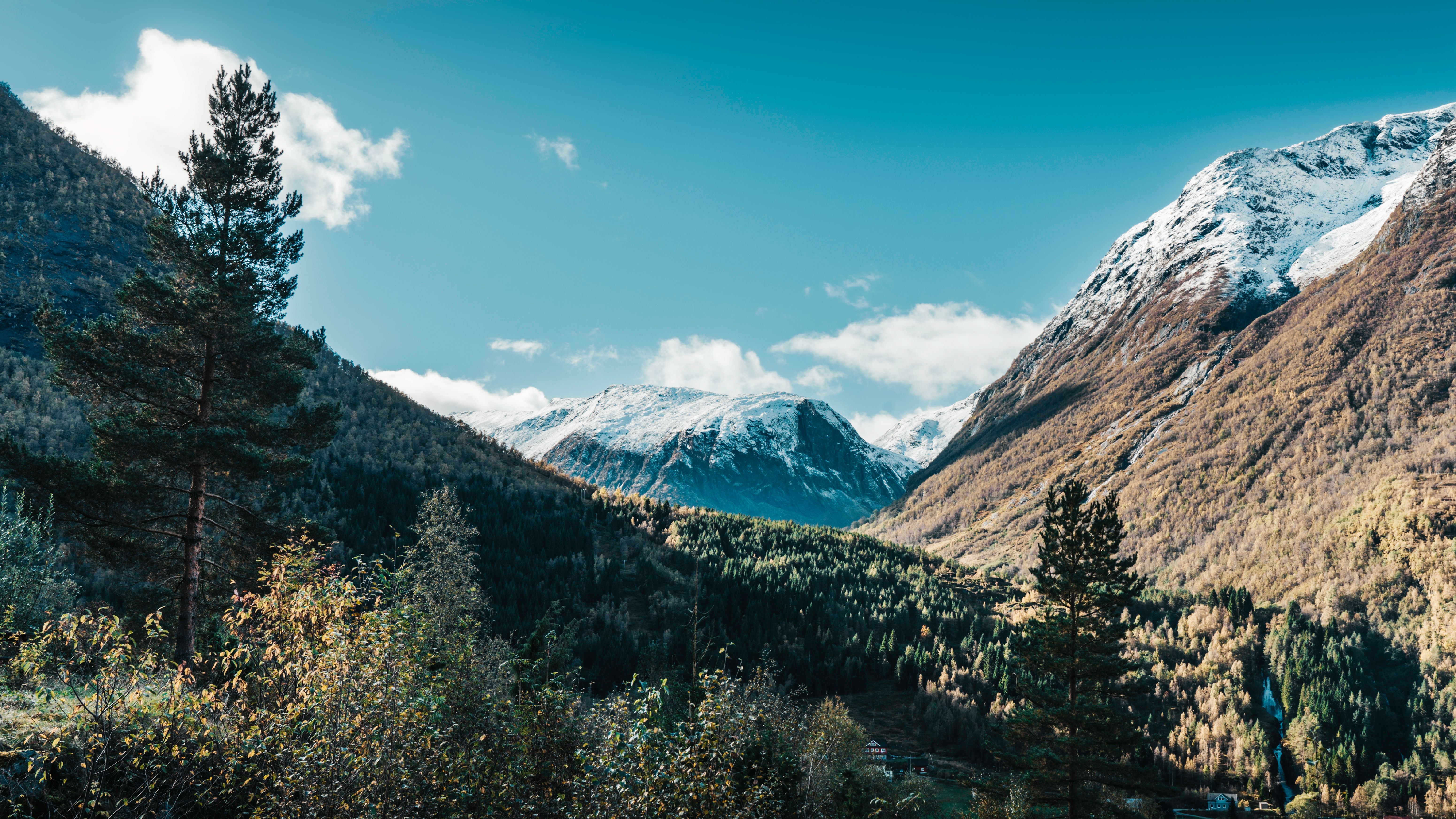 Scenic Norway Mountain View with Snowy Peaks · Free Stock Photo