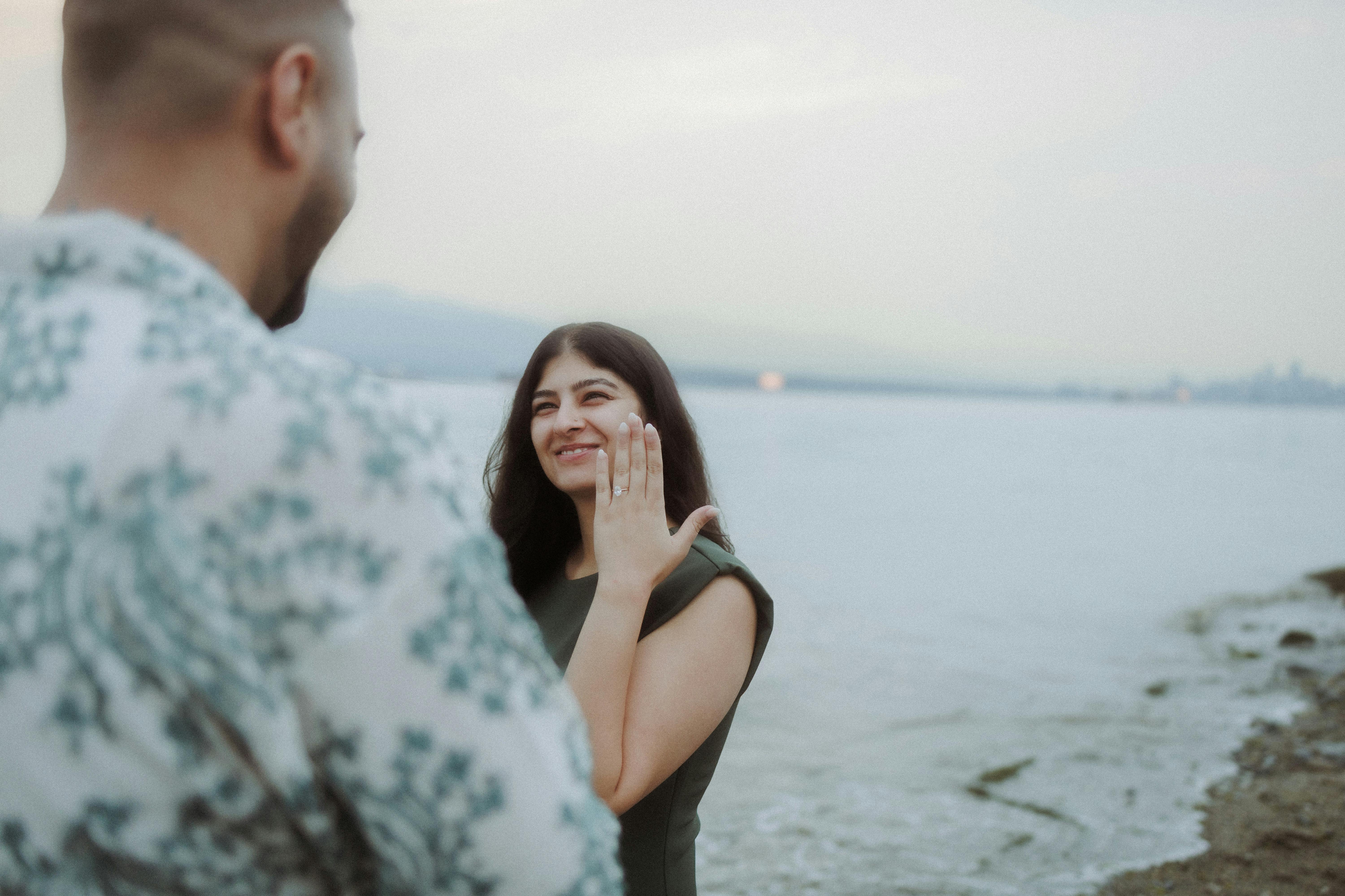 Romantic Proposal by the Beach in BC, Canada · Free Stock Photo