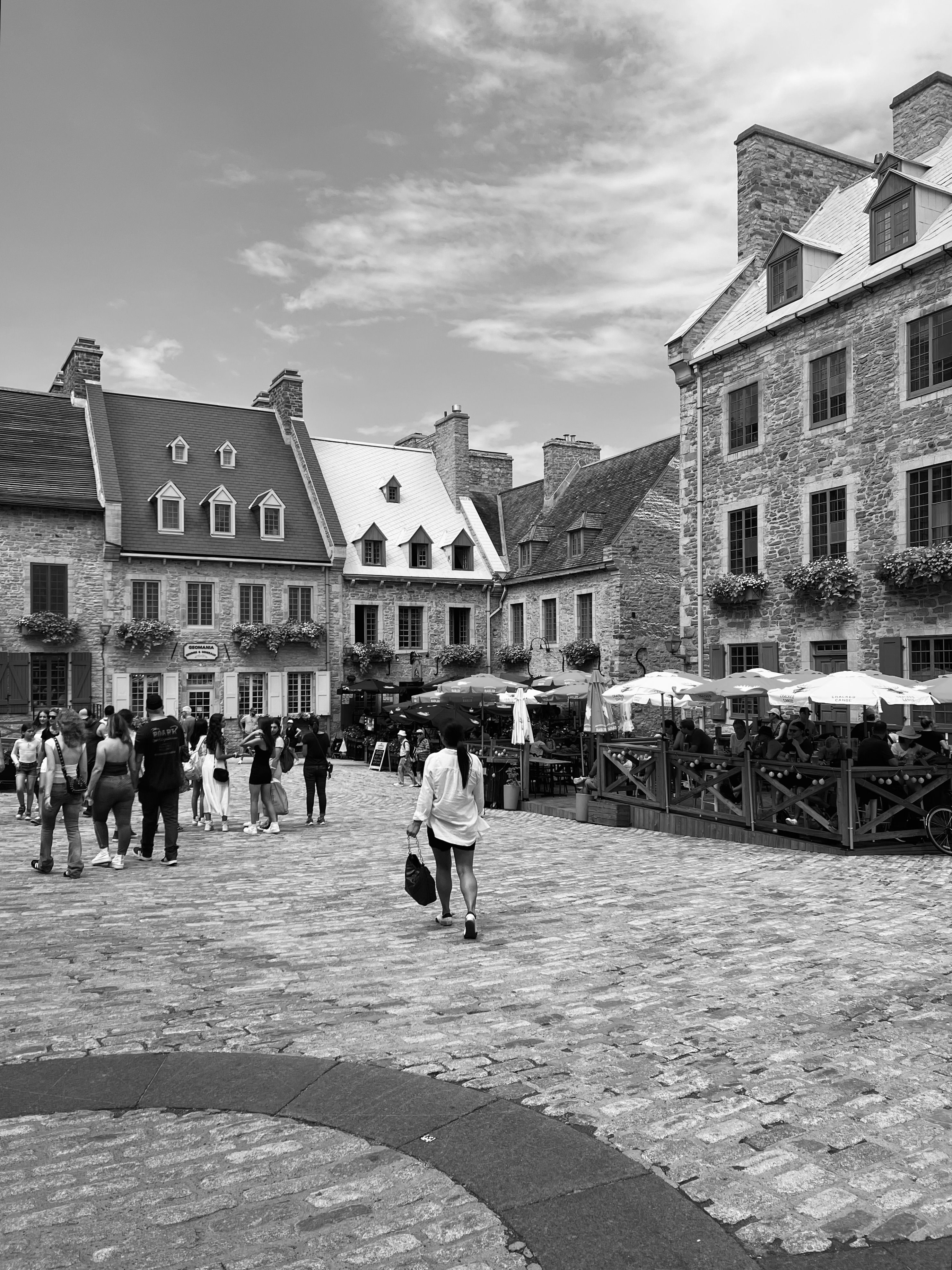 Historic City Square with Cobblestone Pathway · Free Stock Photo