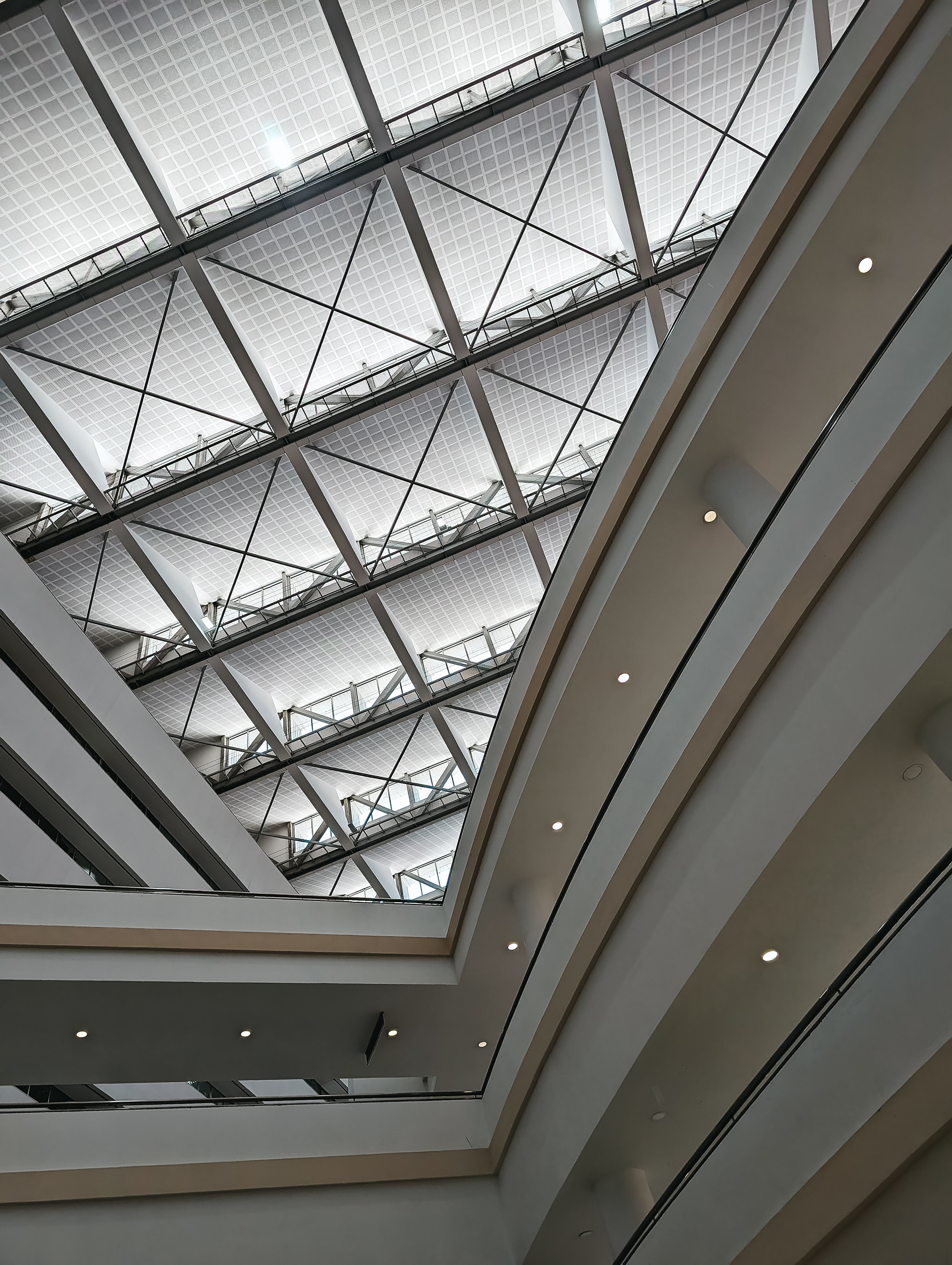 Symmetrical Architectural Ceiling Design · Free Stock Photo