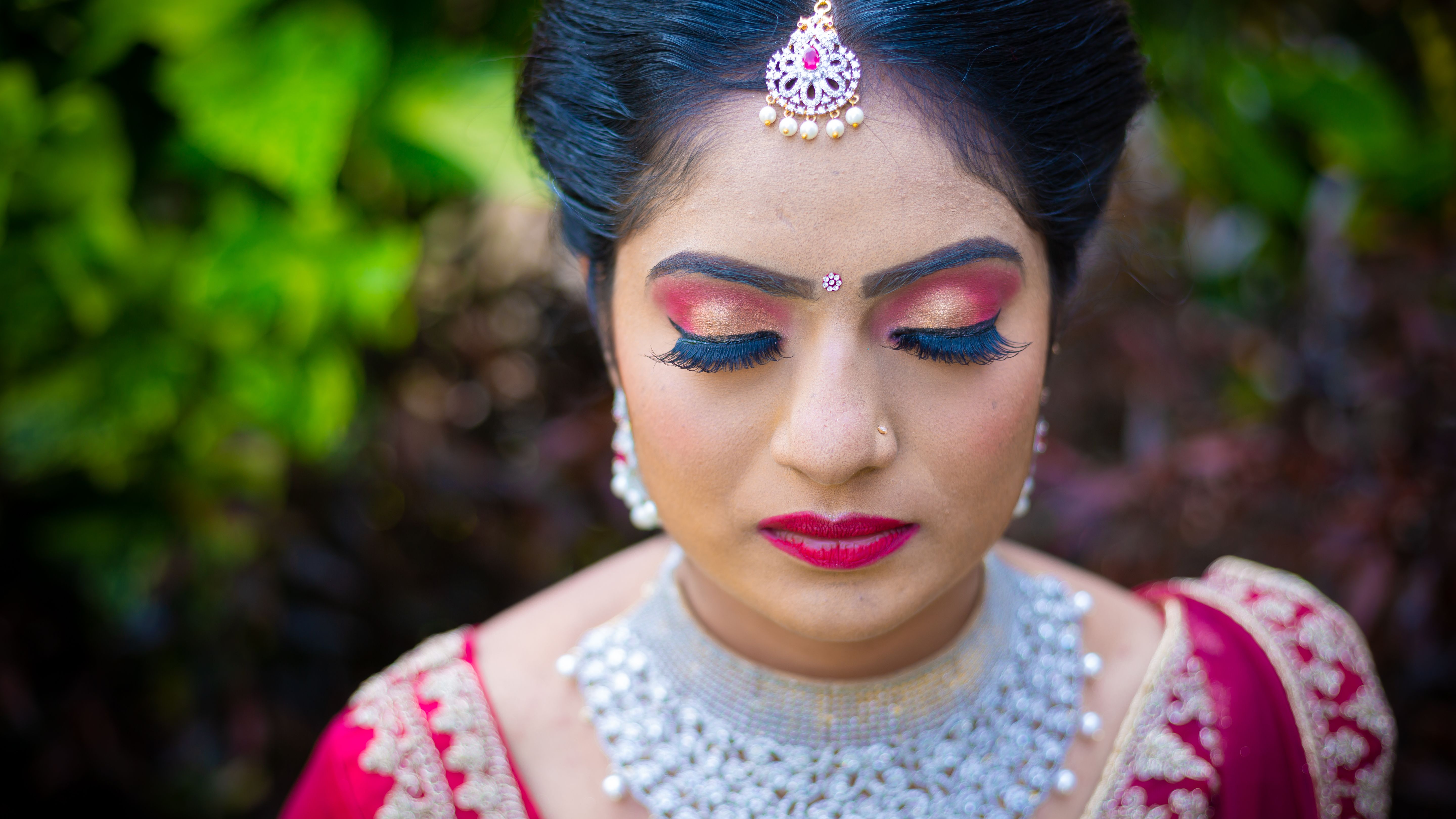Elegant Indian Bride with Traditional Jewelry · Free Stock Photo