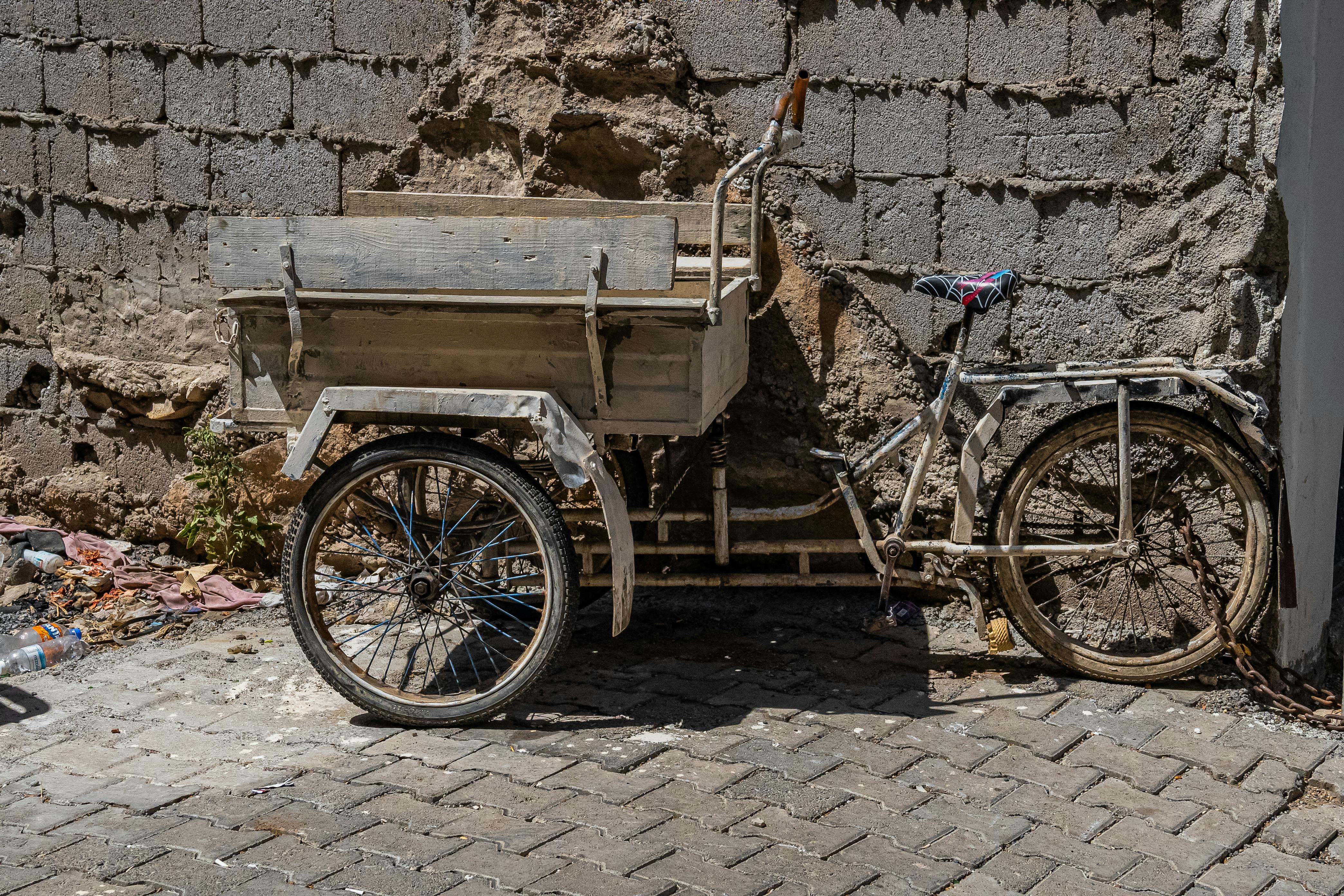 Blue Spoke Photos, Download The BEST Free Blue Spoke Stock Photos & HD ...