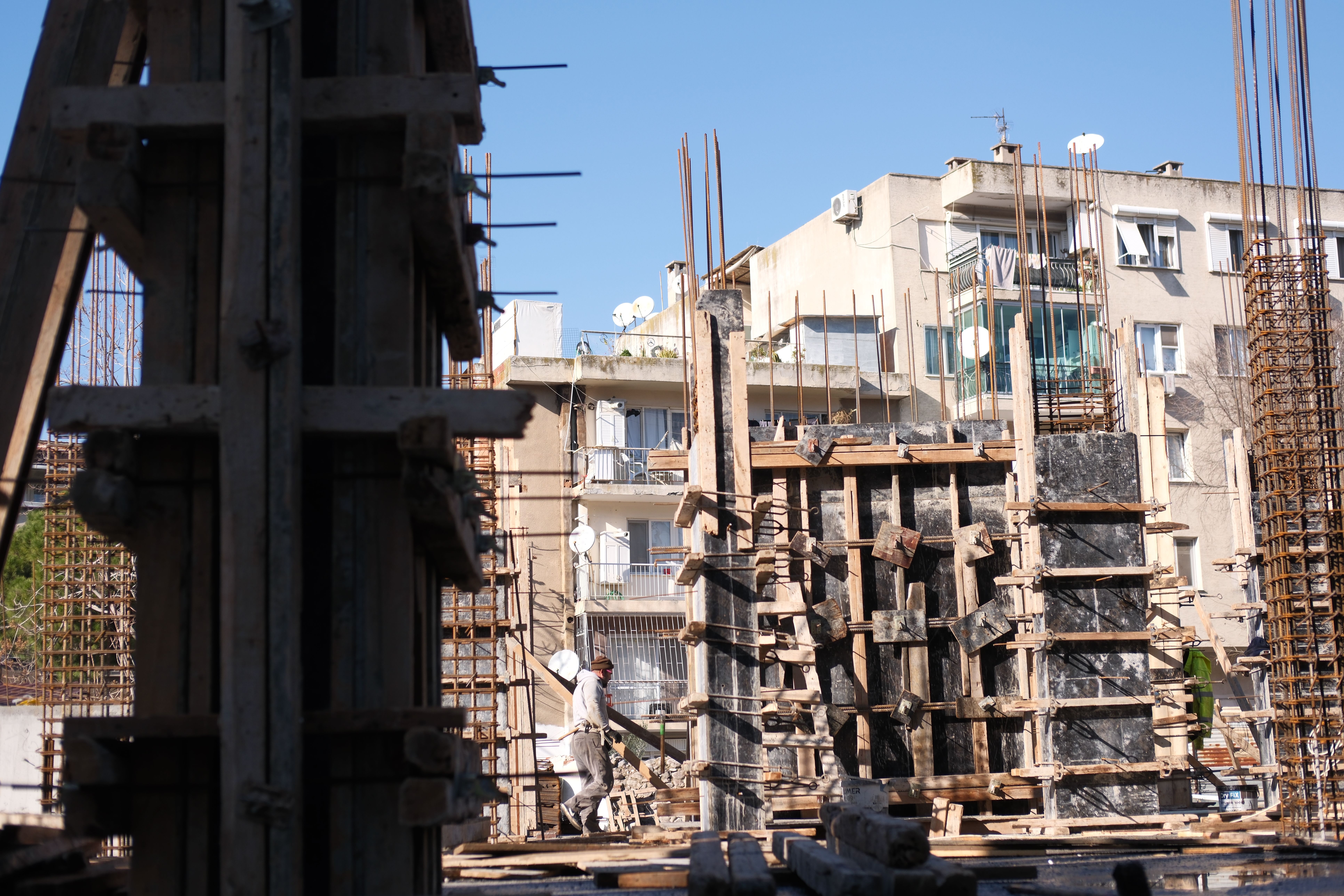 Urban Construction Scene in İzmir, Türkiye · Free Stock Photo