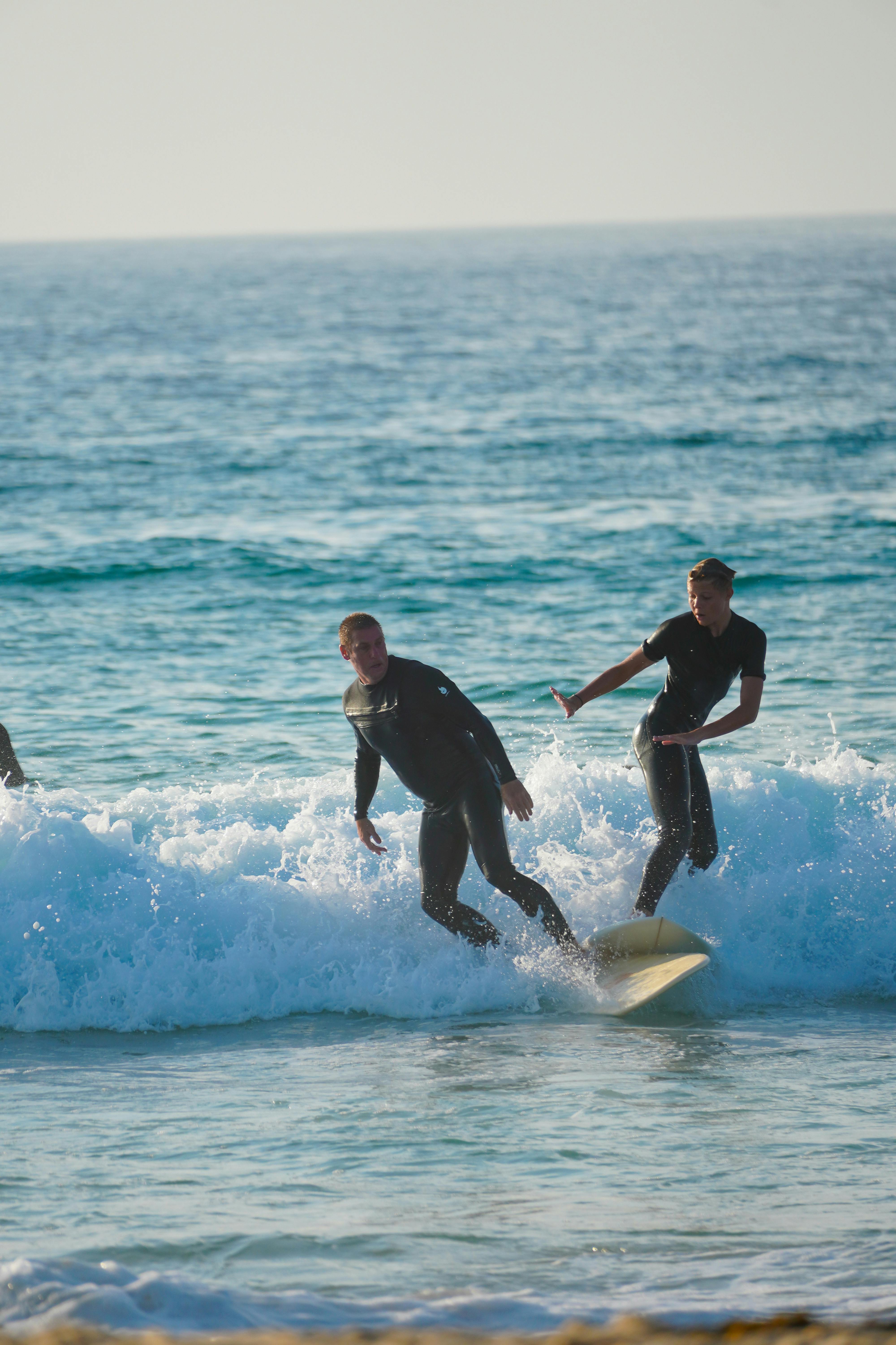 Dual Surfing Photos, Download The BEST Free Dual Surfing Stock Photos ...