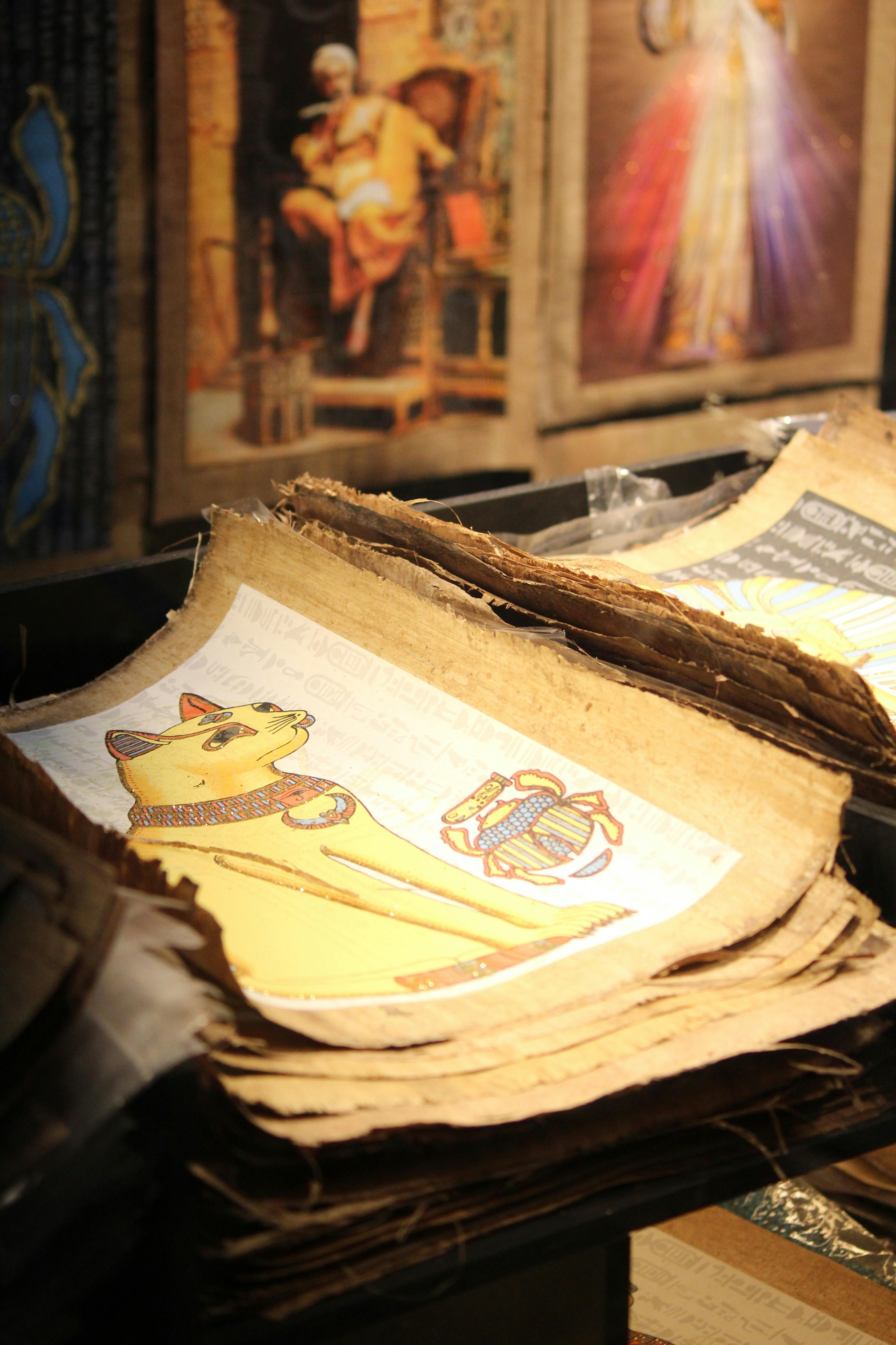 Petite+Egyptian+Scroller Photos, Download The BEST Free Petite+Egyptian ...