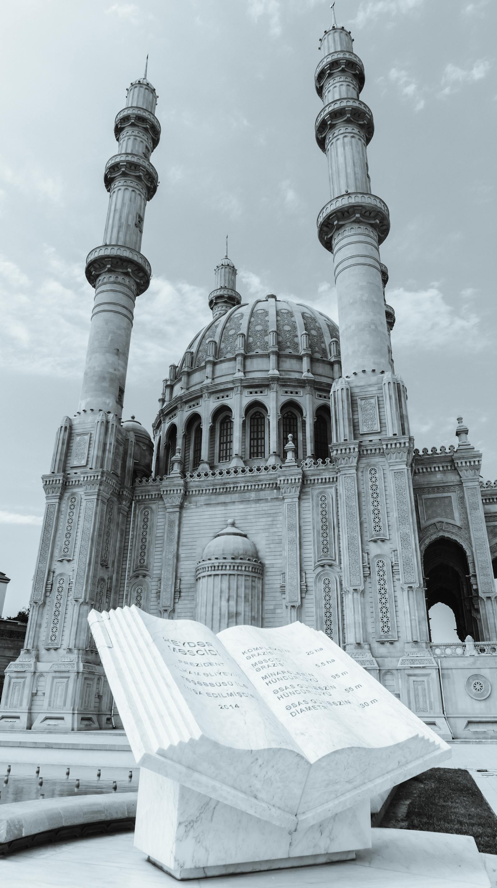 Quran Sculpture Photos, Download The BEST Free Quran Sculpture Stock ...