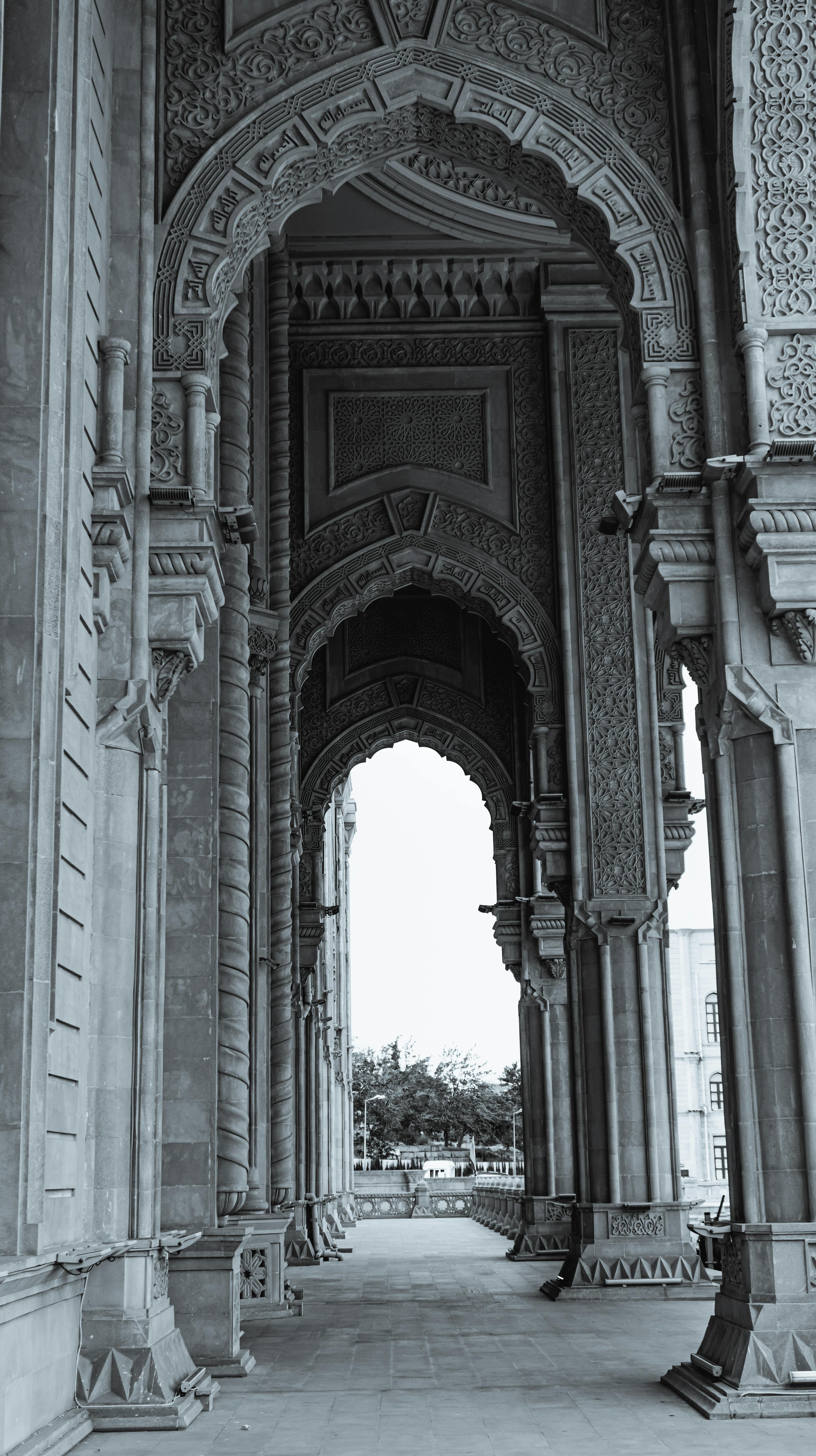 Intricate Islamic Architectural Archway · Free Stock Photo