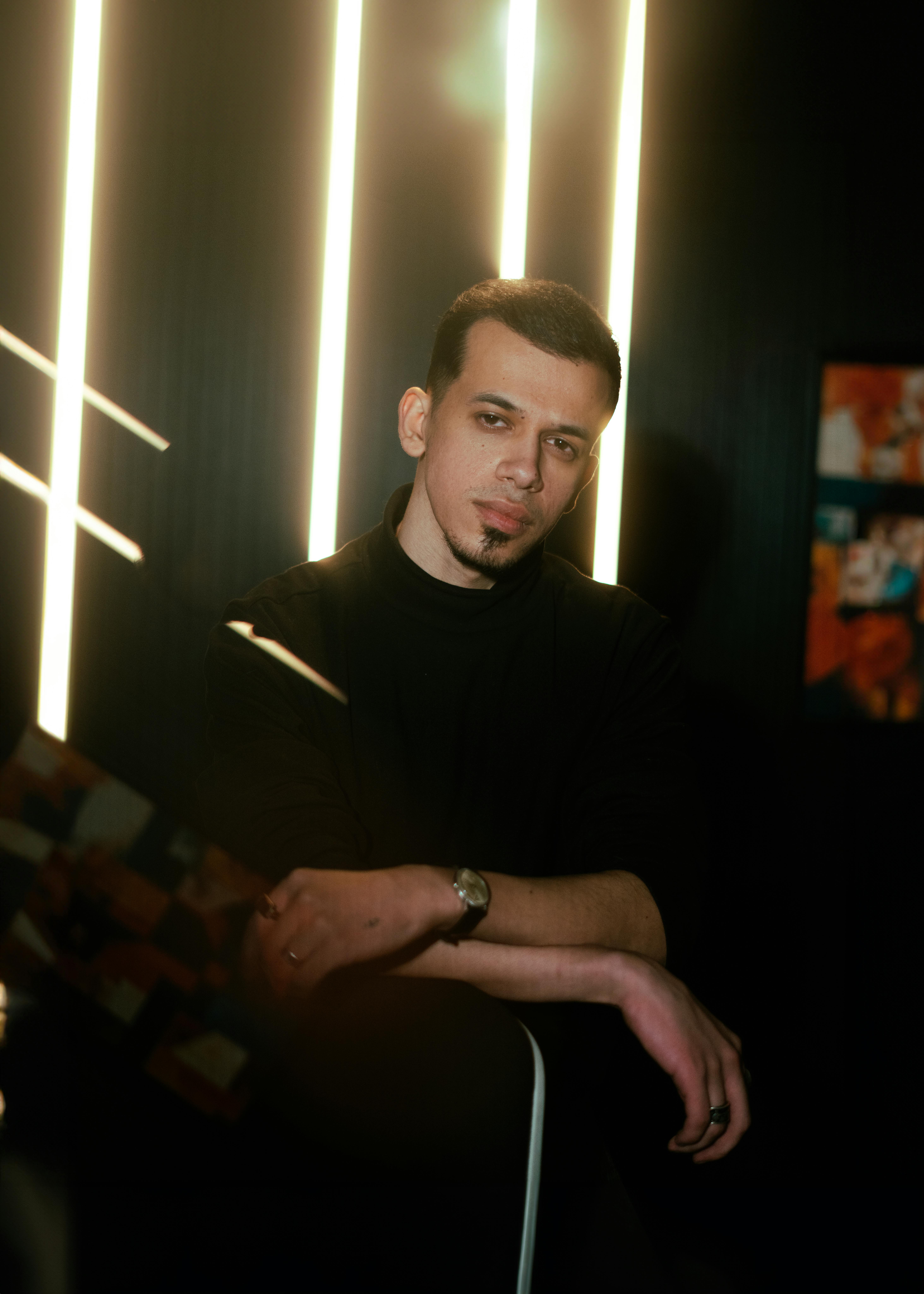 Pose Basra Photos, Download The BEST Free Pose Basra Stock Photos & HD ...