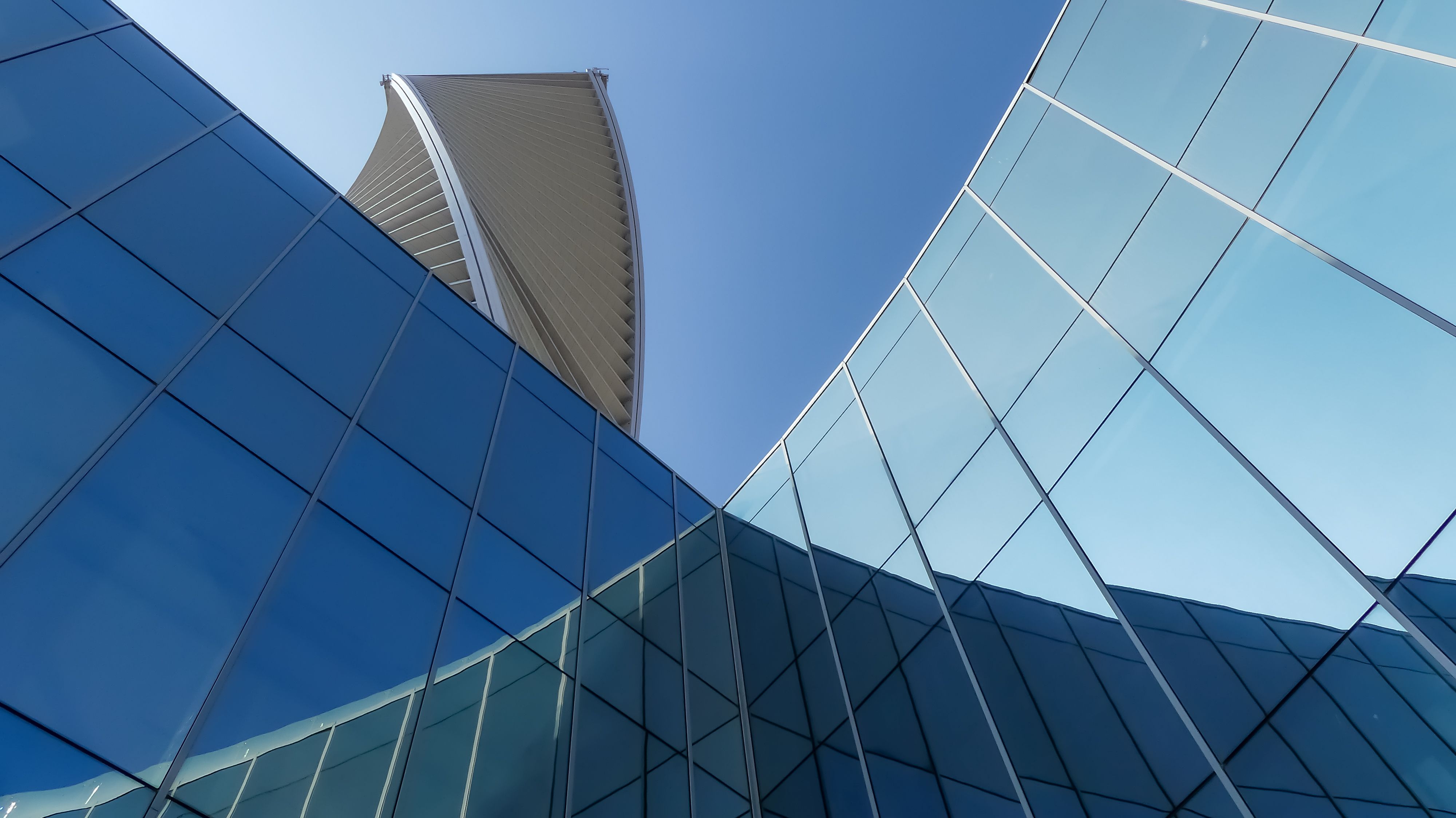 Modern Skyscraper Facade in Saudi Arabia · Free Stock Photo