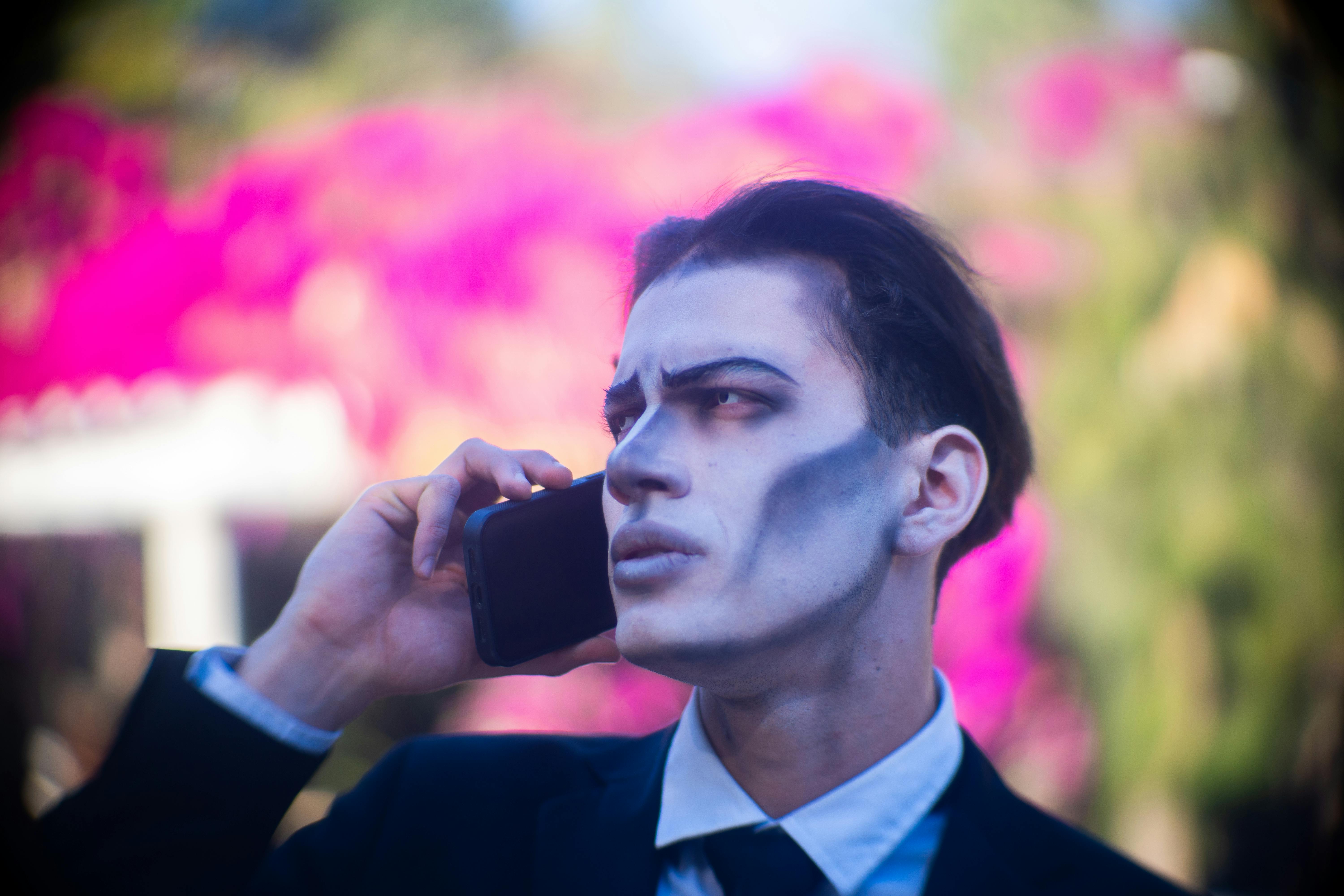 كيفية استخدام وضع البورتريه (Portrait Mode) لتصوير الأشخاص - هاو عربي