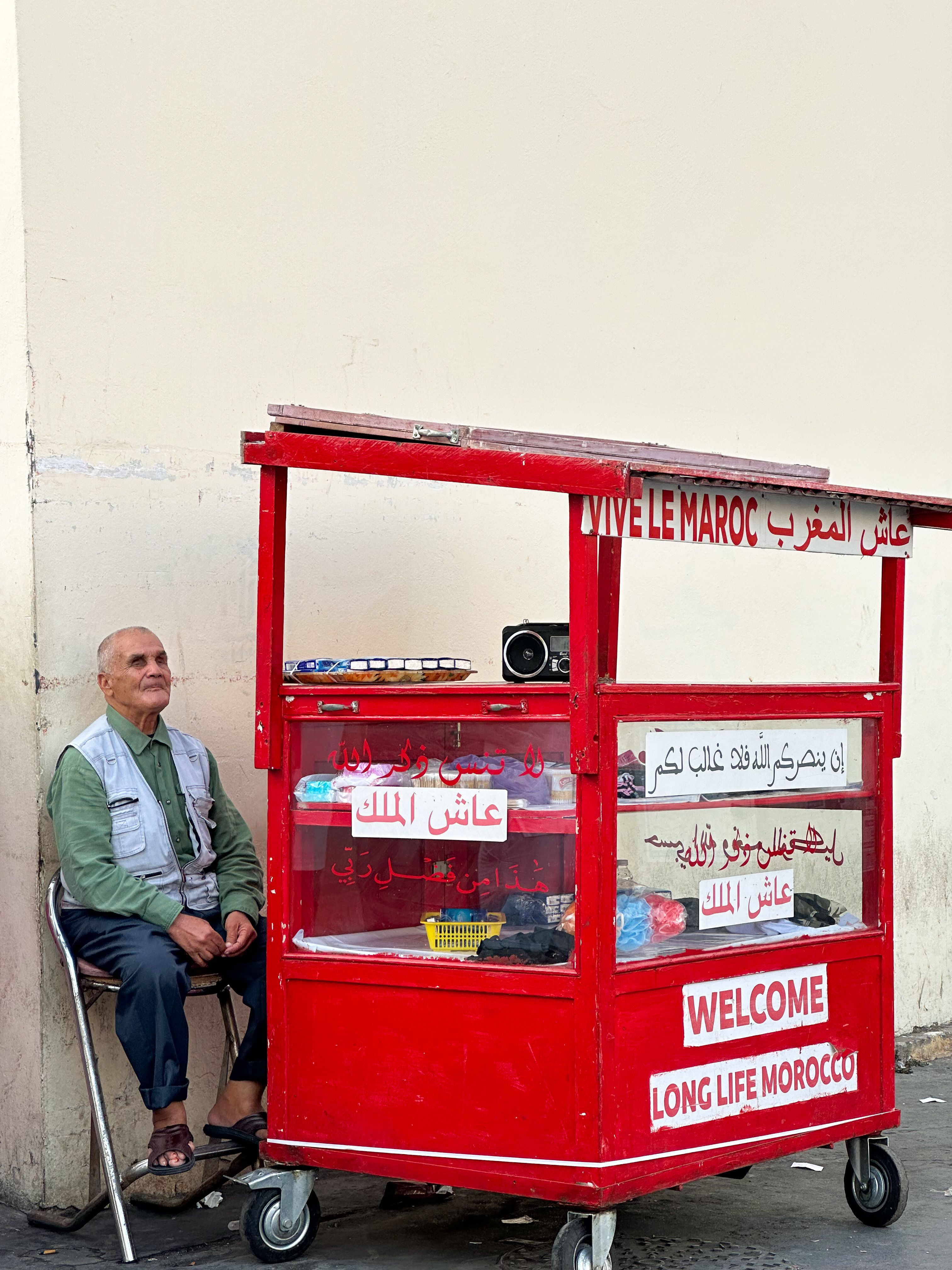 Street Vendor Cart with Moroccan Welcome Signs · Free Stock Photo