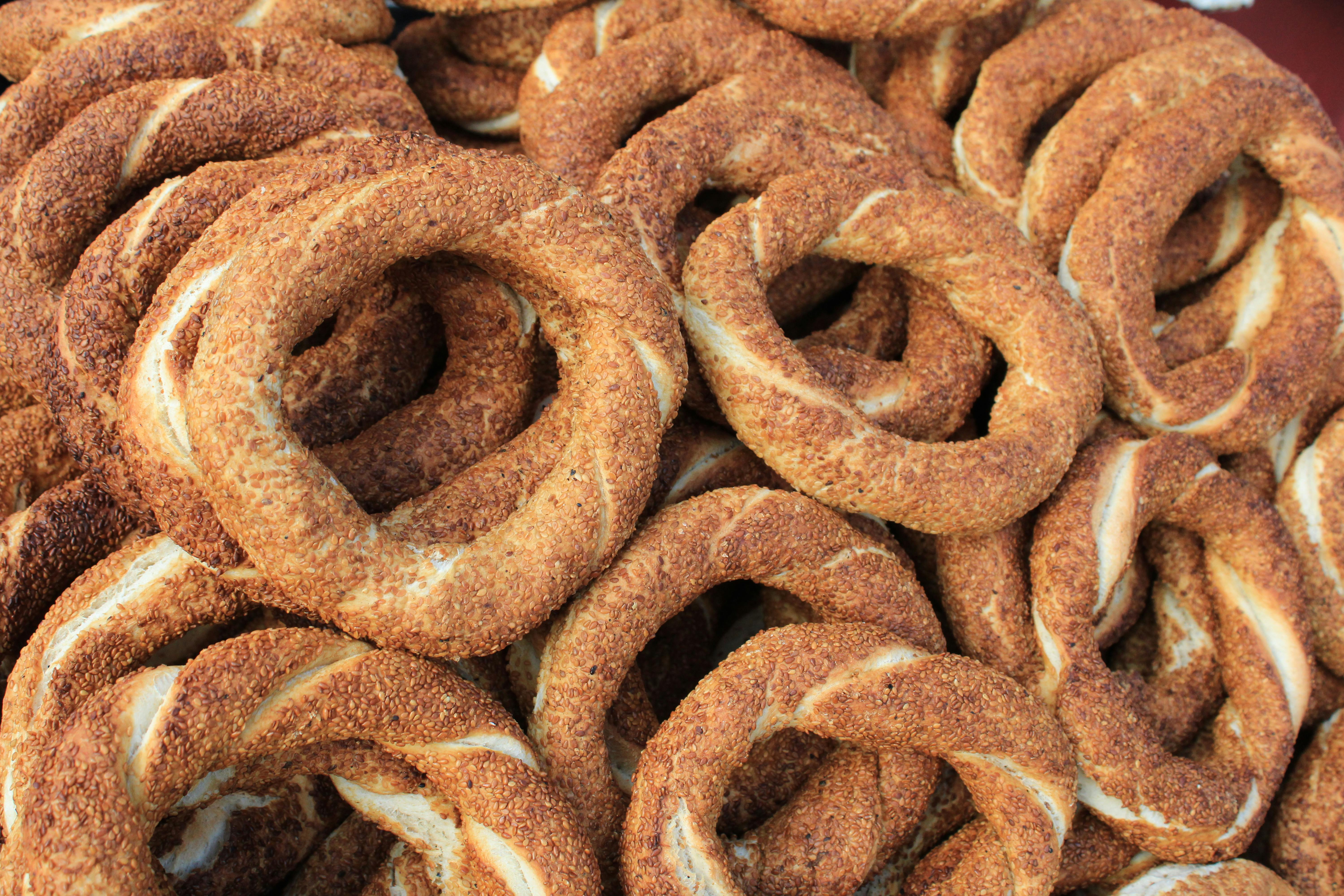 Turkish Simit Rings in Istanbul Market · Free Stock Photo