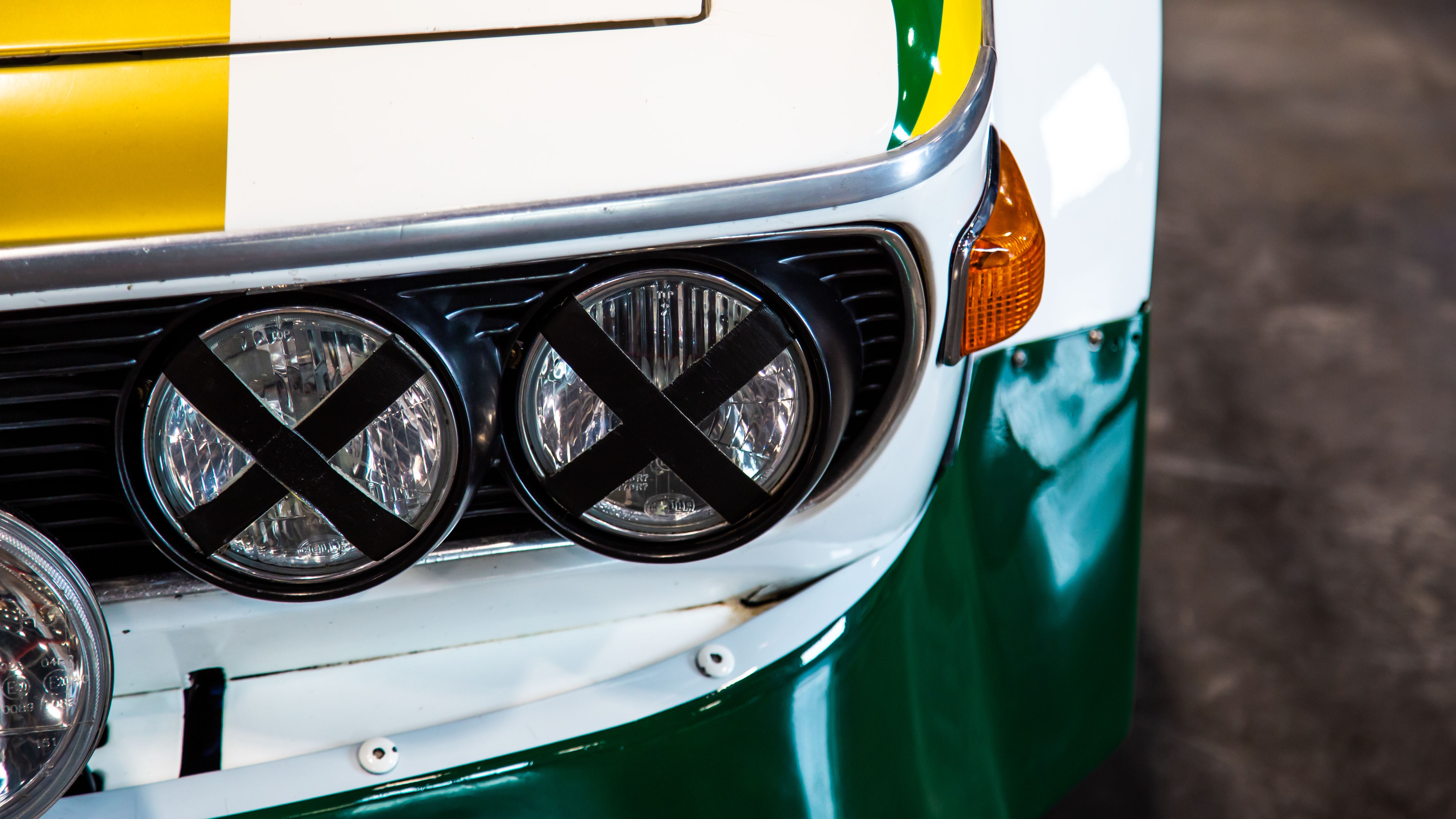 Close-up of Vintage Racing Car Headlights · Free Stock Photo