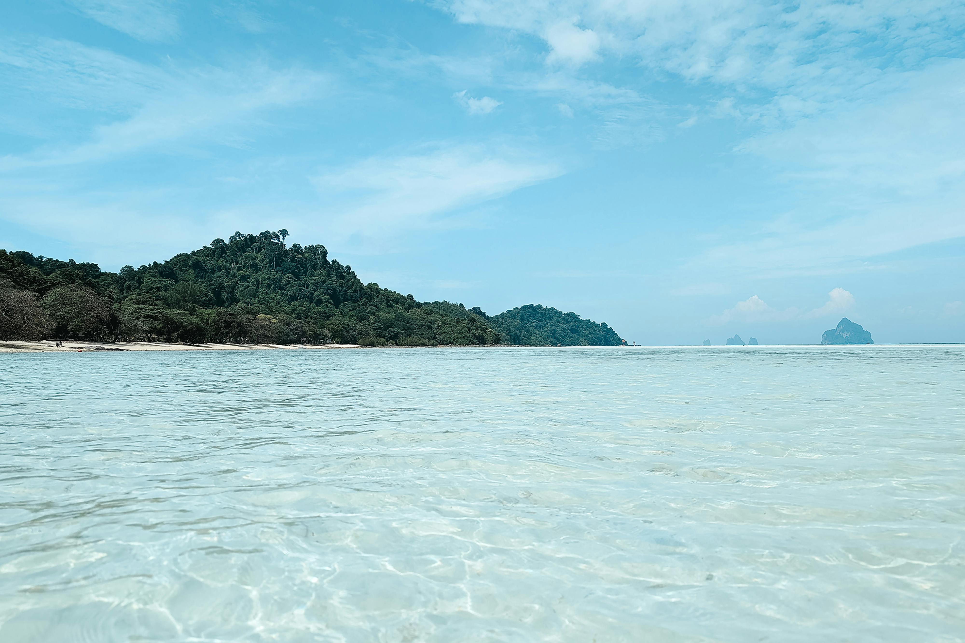 Pristine Beach and Clear Waters in Tropical Paradise · Free Stock Photo