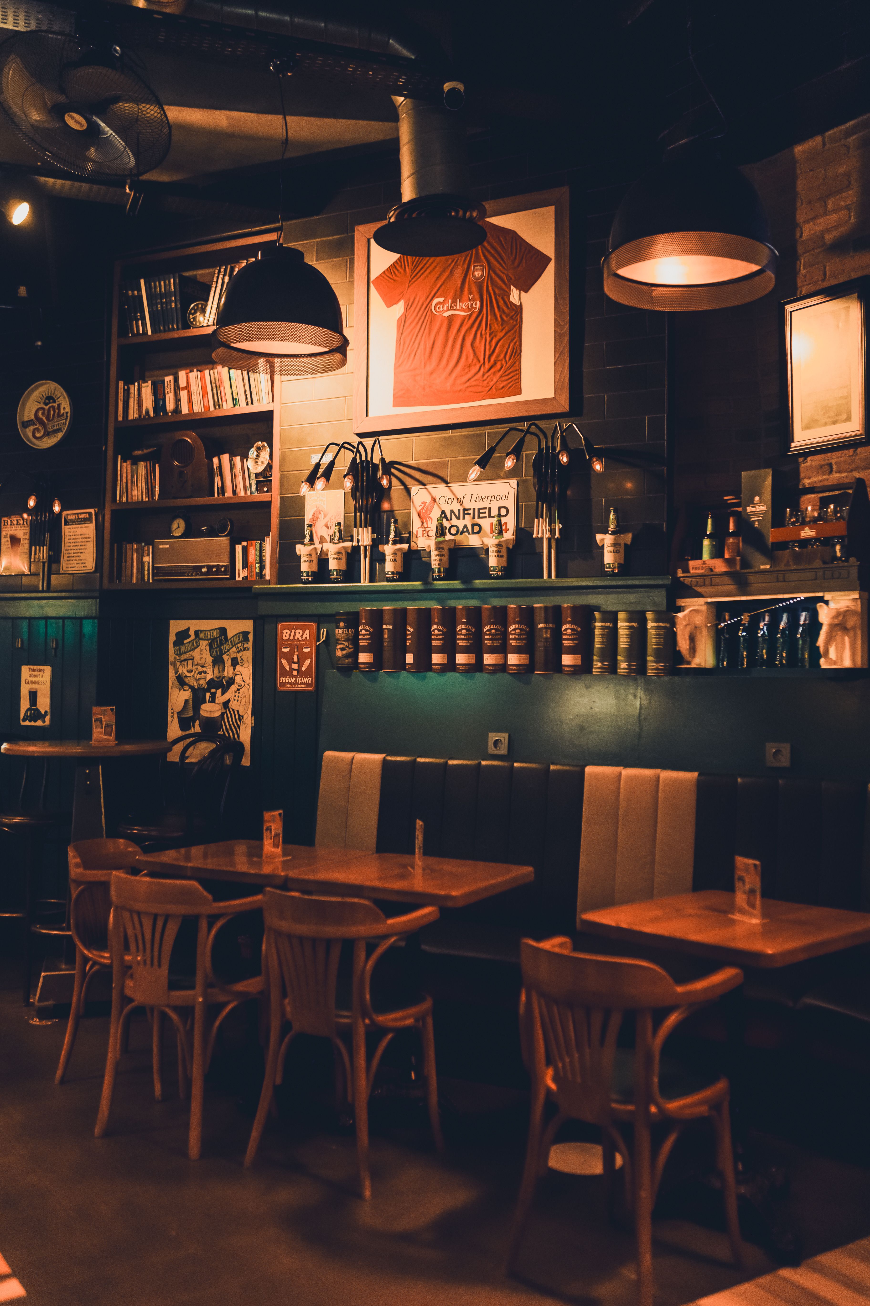 Cozy Pub Interior with Vintage Decor in Istanbul · Free Stock Photo