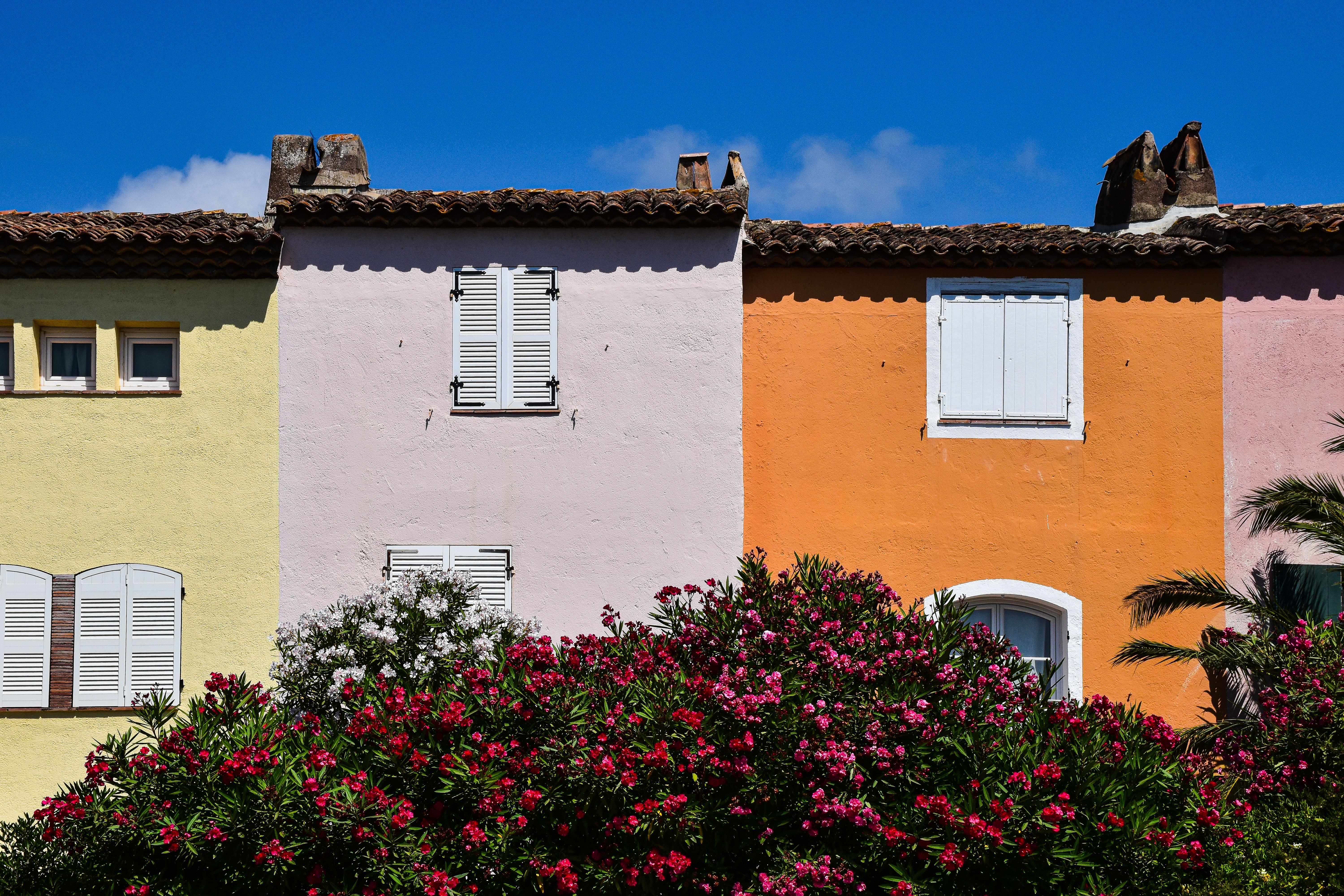 Casas De Colores En Provenza Alpes Costa Azul · Foto de stock gratuita