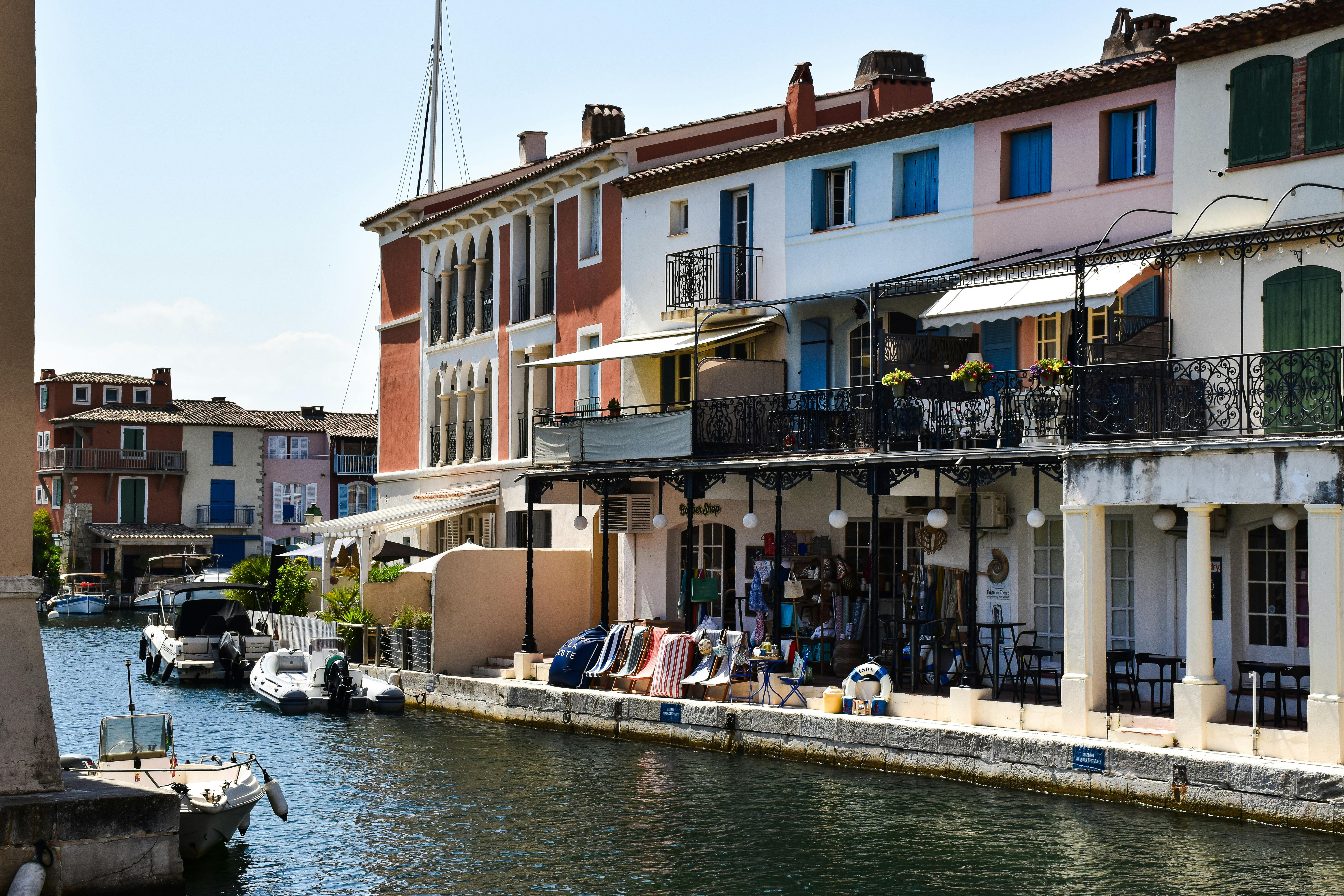 Charming Waterfront Buildings in Port Grimaud, France · Free Stock Photo