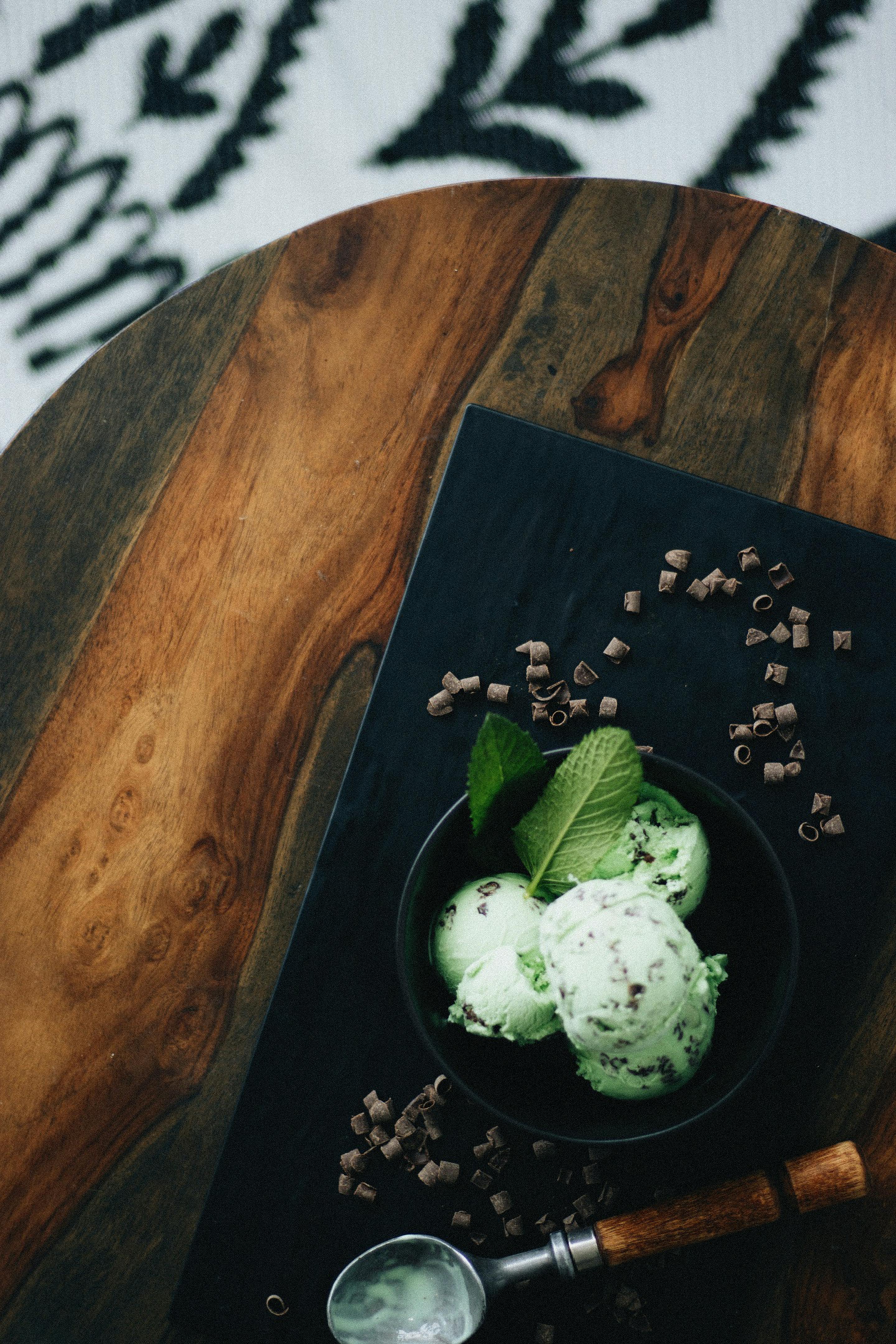 Gourmet Mint Chocolate Chip Ice Cream Display · Free Stock Photo