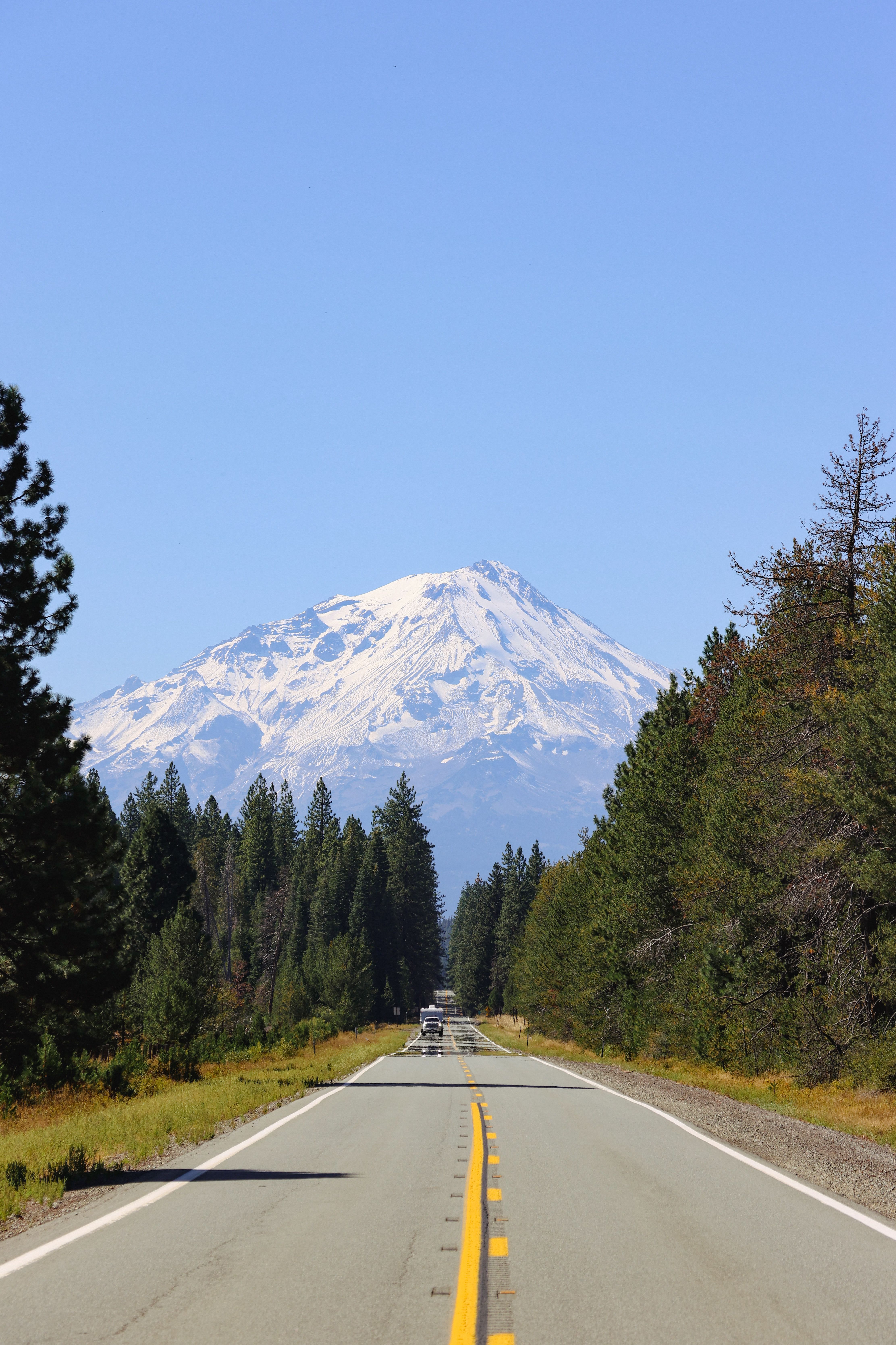 Scenic Road to Majestic Mount Shasta, California · Free Stock Photo