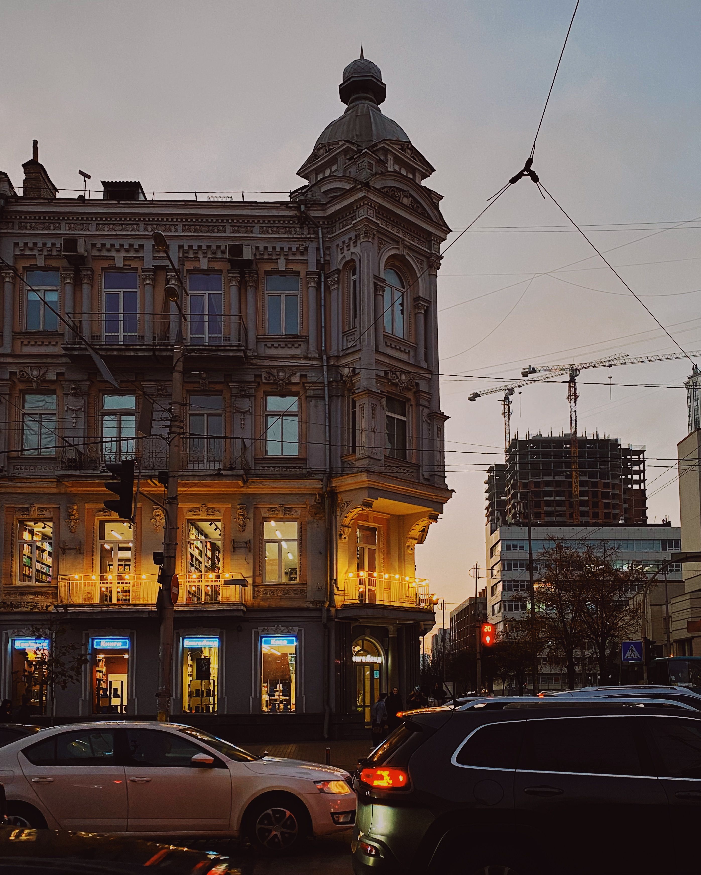 Historic Building with Warm Evening Lighting · Free Stock Photo